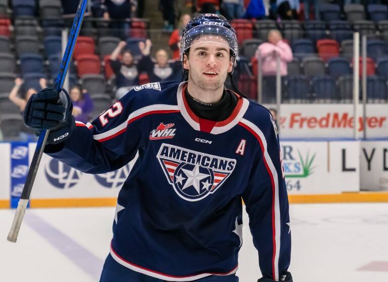 Un coup de poing dévastateur envoie un joueur junior à l’hôpital | 24 ...