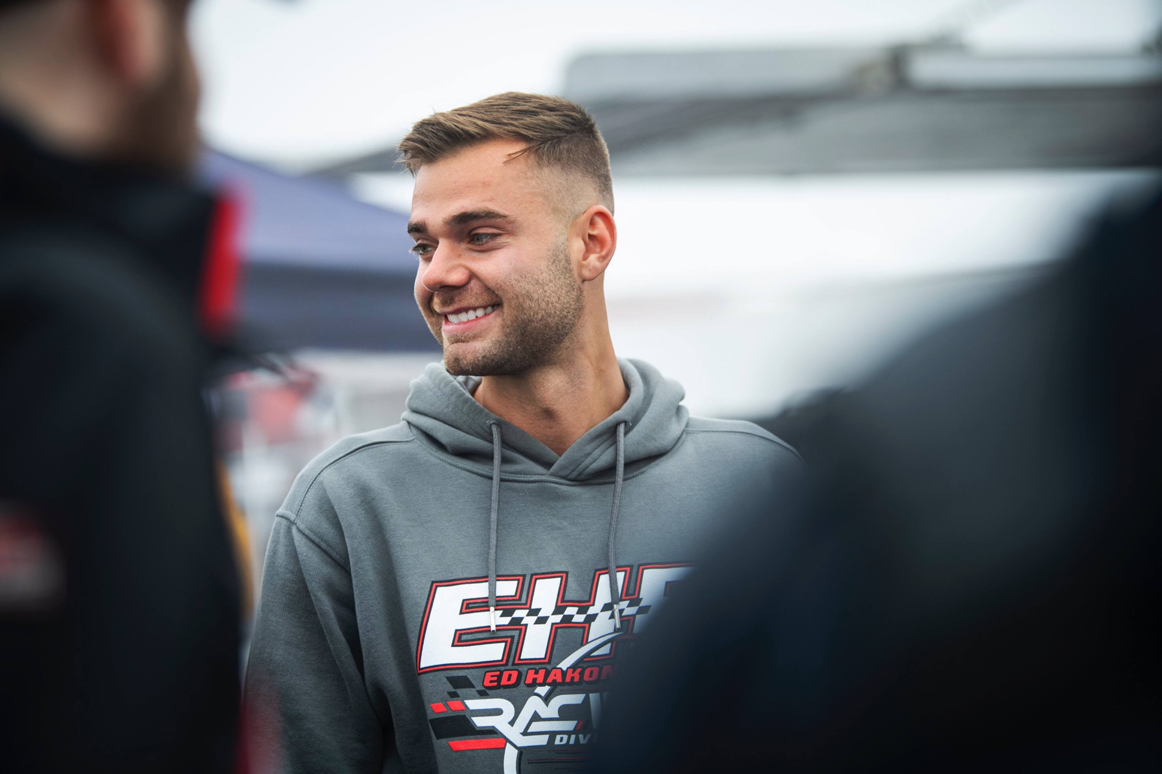 Le pilote québécois Alex Guénette renouera avec la série Xfinity samedi dans les rues de Chicago ...