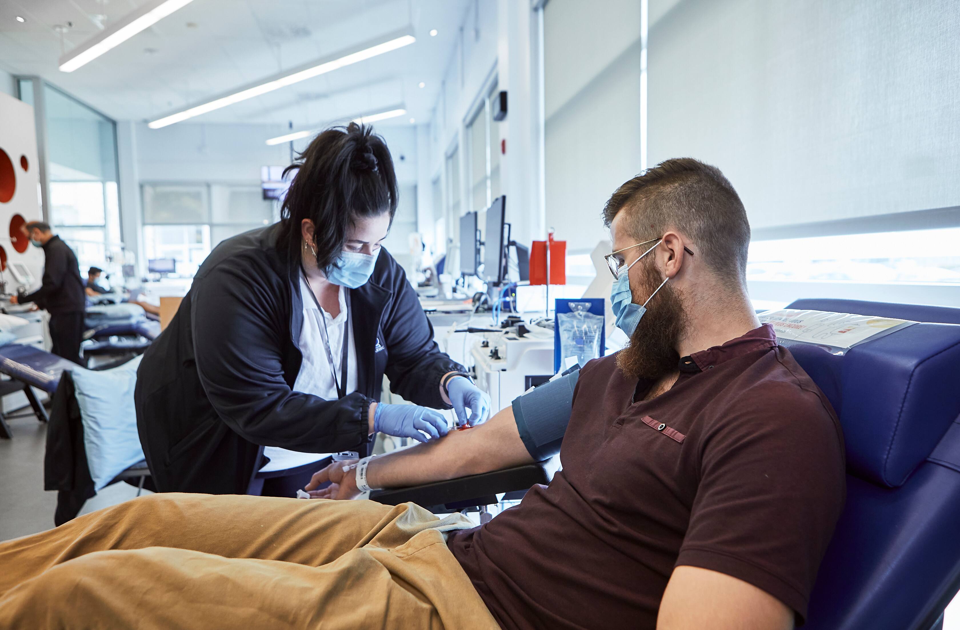 Héma-Québec lance un appel urgent pour des dons de sang | TVA Nouvelles