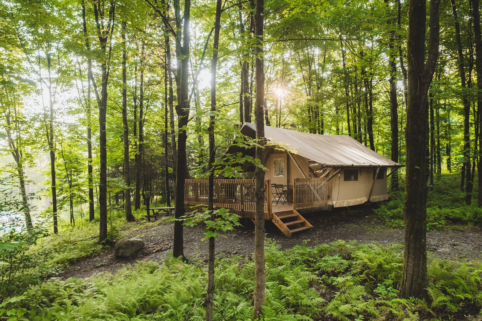 Découvrez ce nouveau camping Huttopia dans les Laurentides | JDM
