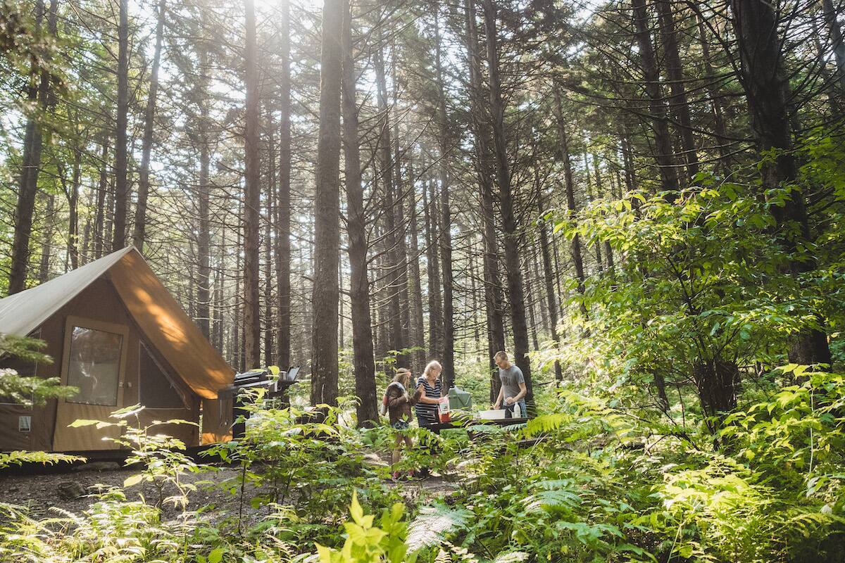 Découvrez ce nouveau camping Huttopia dans les Laurentides | JDM