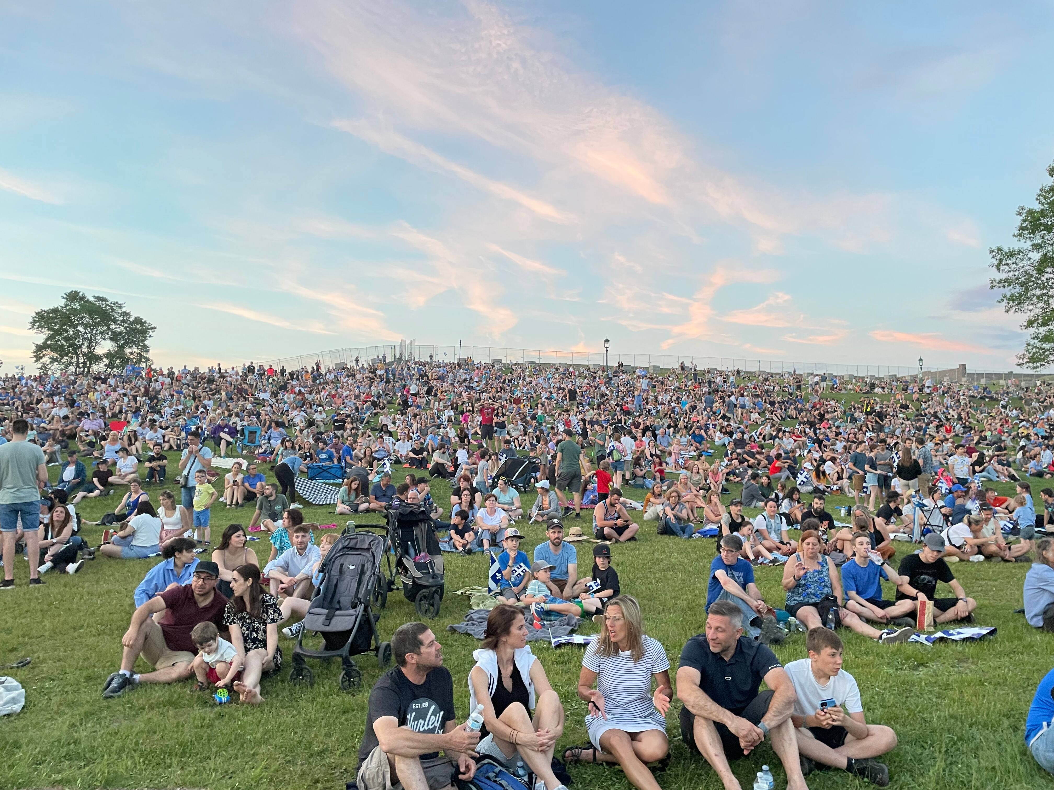Des milliers de spectateurs sur les plaines : les Québécois n’ont pas ...