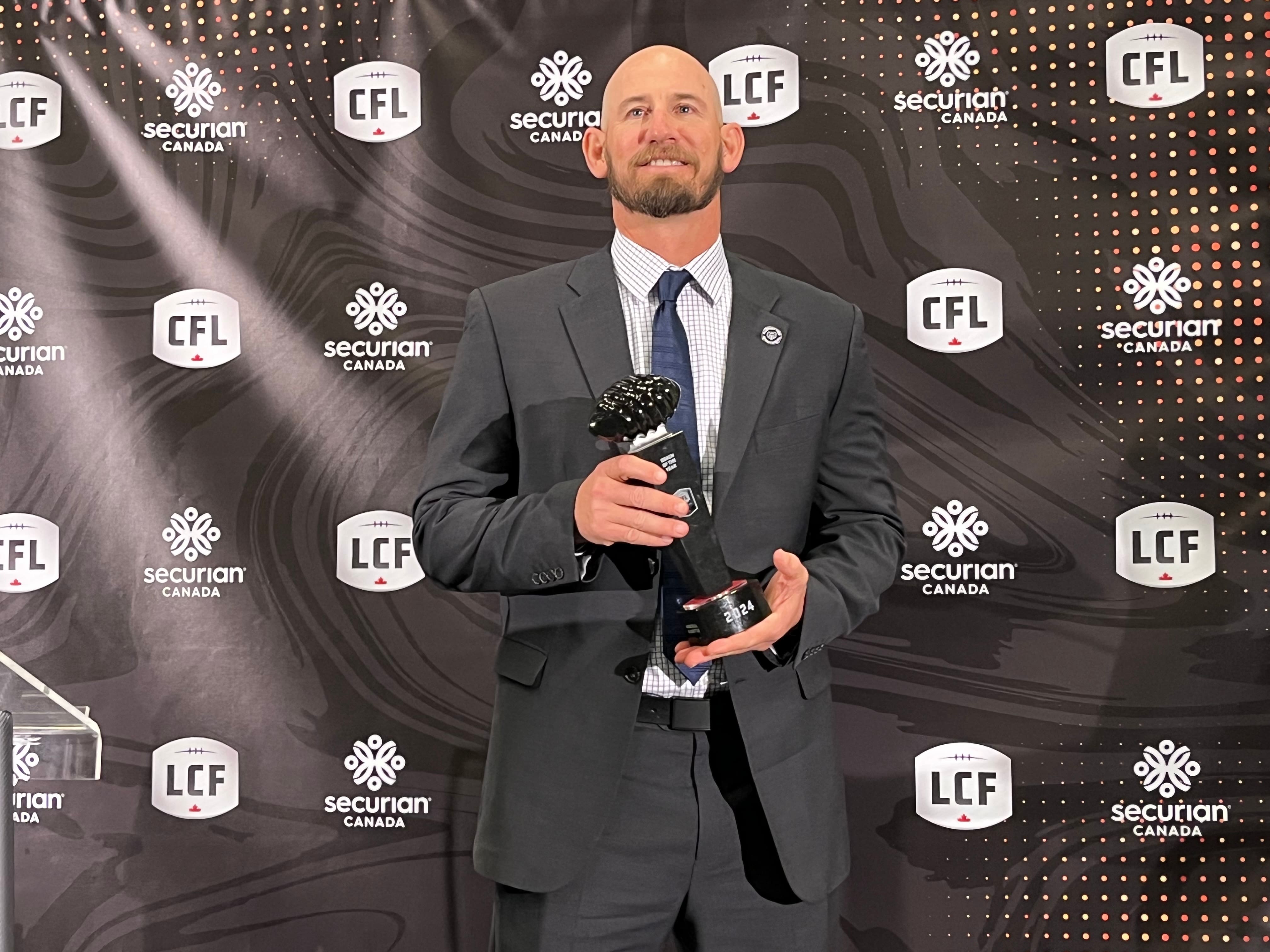 Jason Maas est couronné l’entraîneur de l’année dans la LCF - TVA Sports