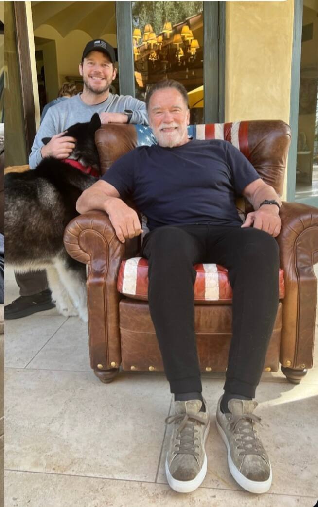 Chris Pratt rend hommage à son beau-père, Arnold Schwarzenegger, avec ...