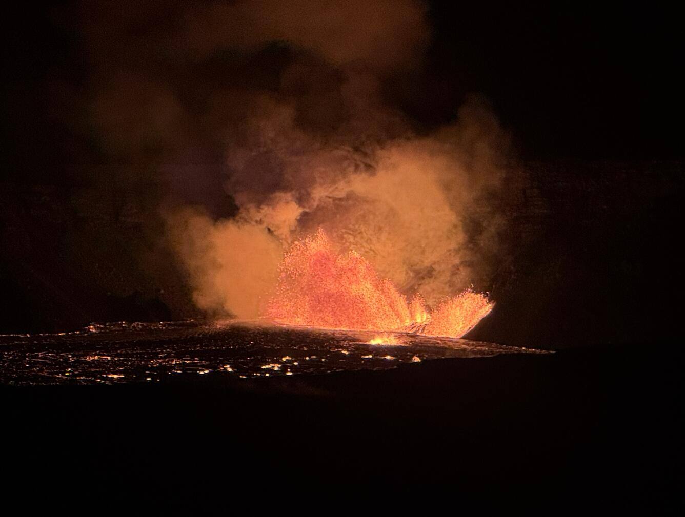 EN IMAGES | Éruption d’un des volcans les plus actifs au monde à Hawaï ...