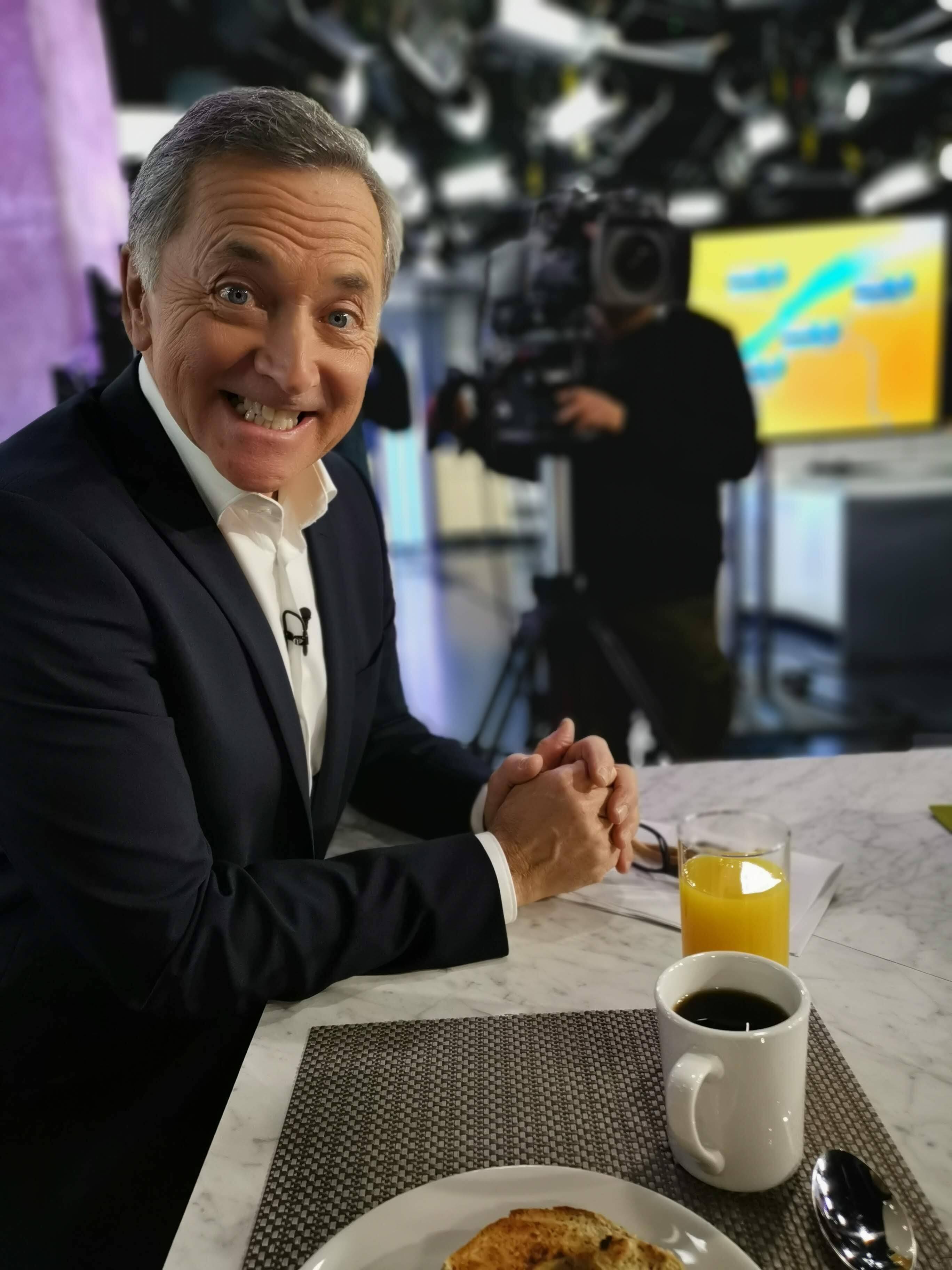 Déjà nostalgique, l'équipe de Salut Bonjour rend un touchant hommage à ...