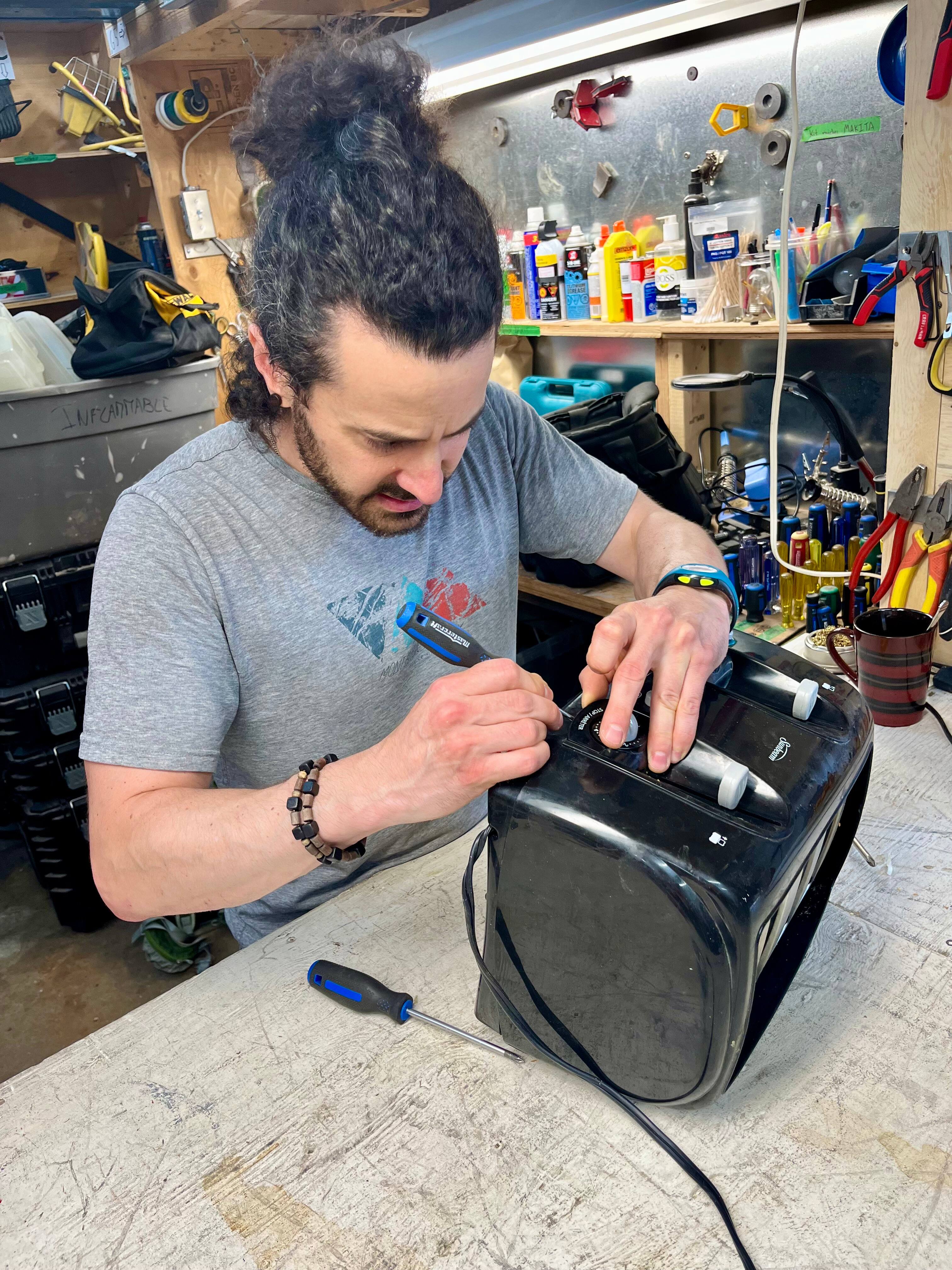 On a essayé un café et atelier de réparation à Québec | 24 heures