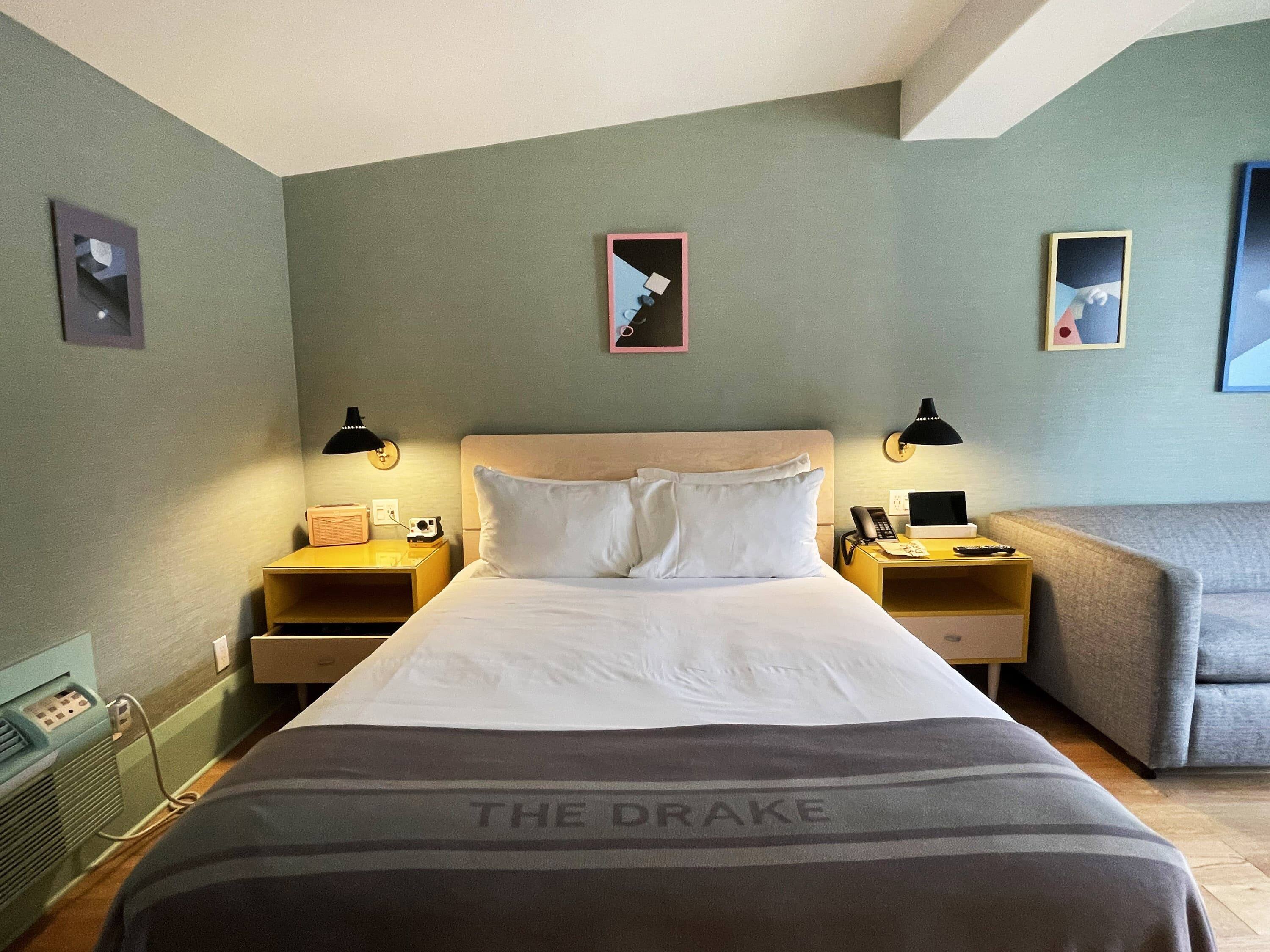 On a testé: le Drake Motor Inn, un motel rétro trop beau près de ...