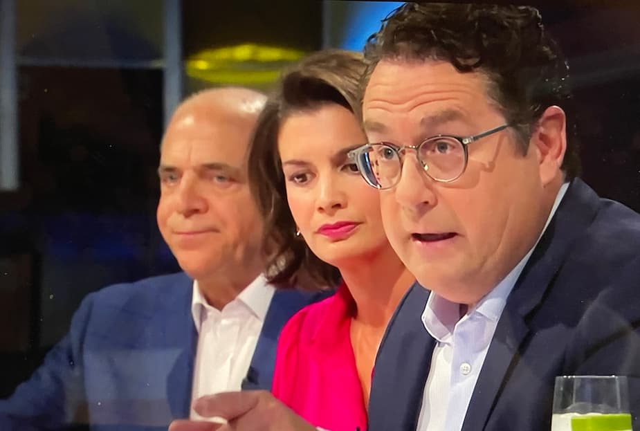 Lattitude De Bernard Drainville à Tout Le Monde En Parle Dérange Et