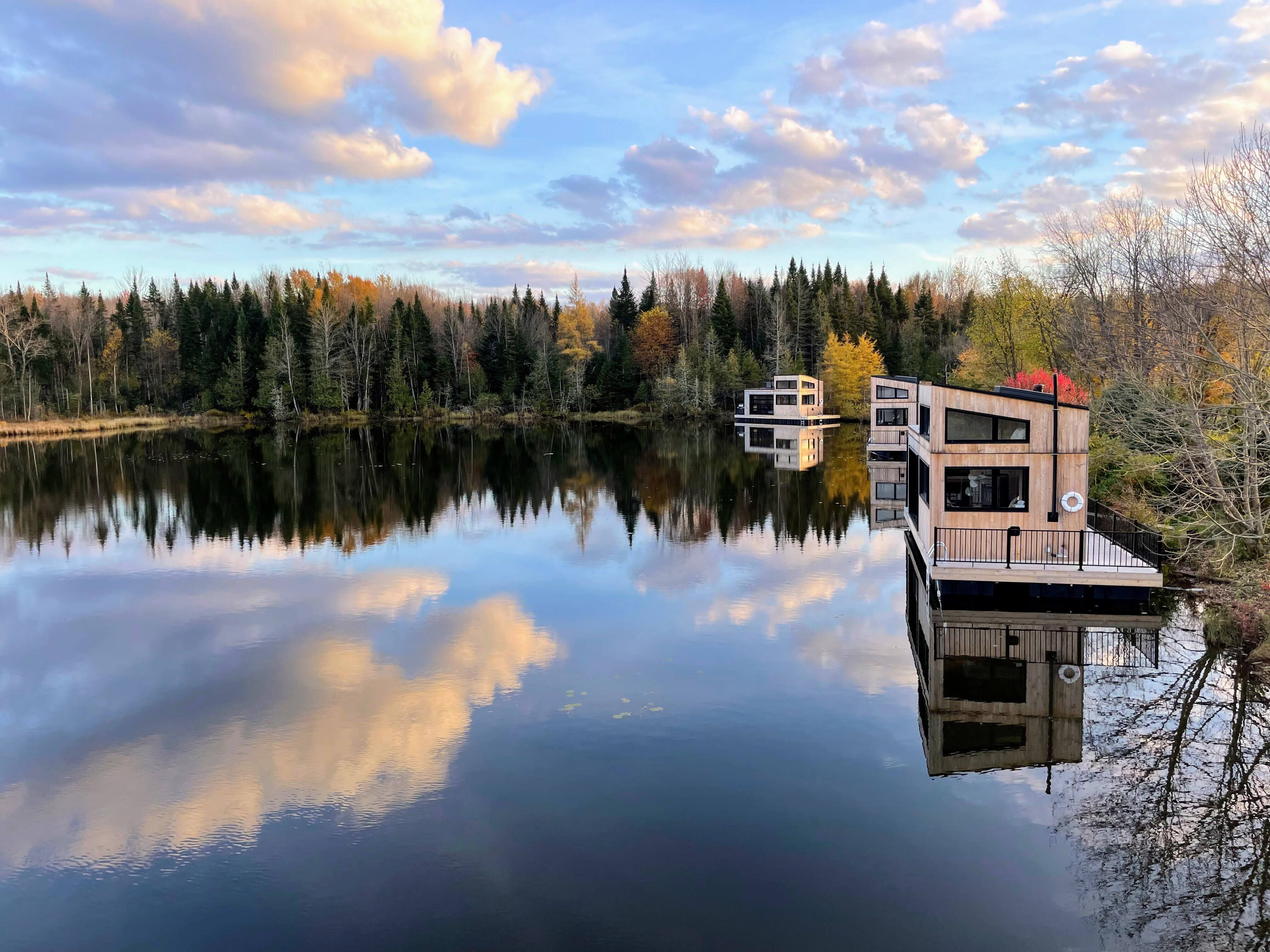 On a testé (et approuvé): les nouveaux chalets flottants de Bora Boréal ...