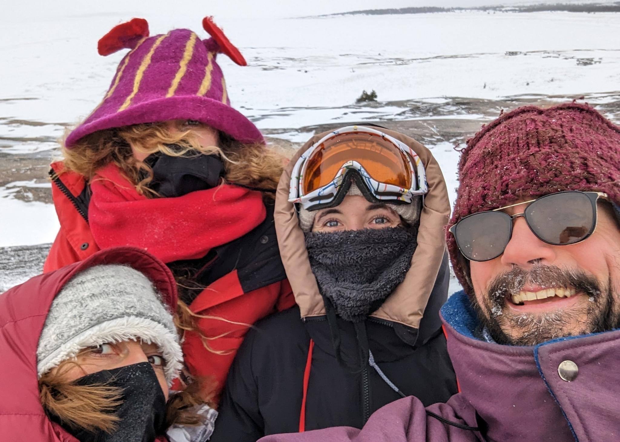 Ces clowns ont passé l’hiver dans des communautés inuites pour ...