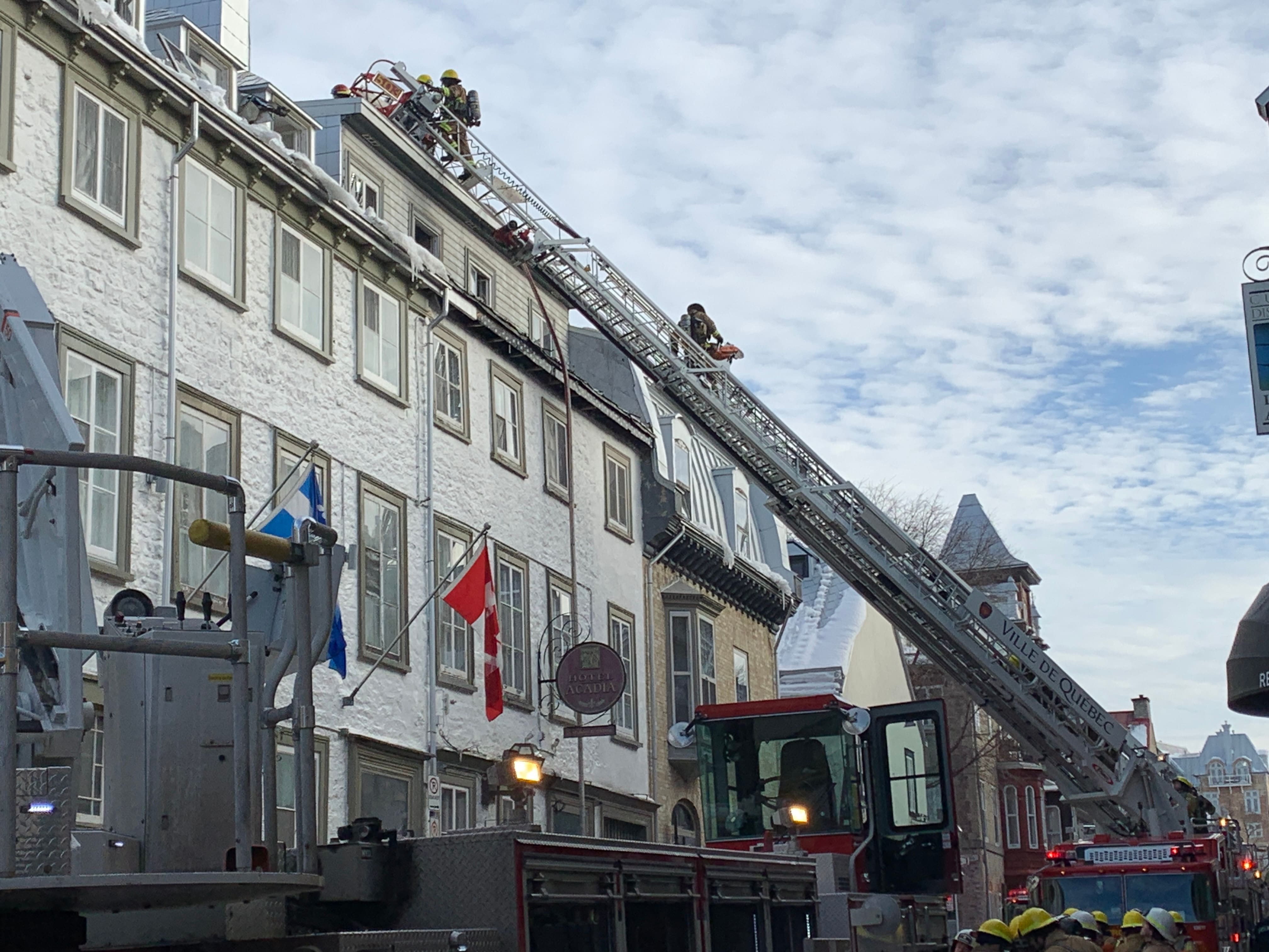 Incendie majeur à Québec: une alerte générale nécessitant la présence ...