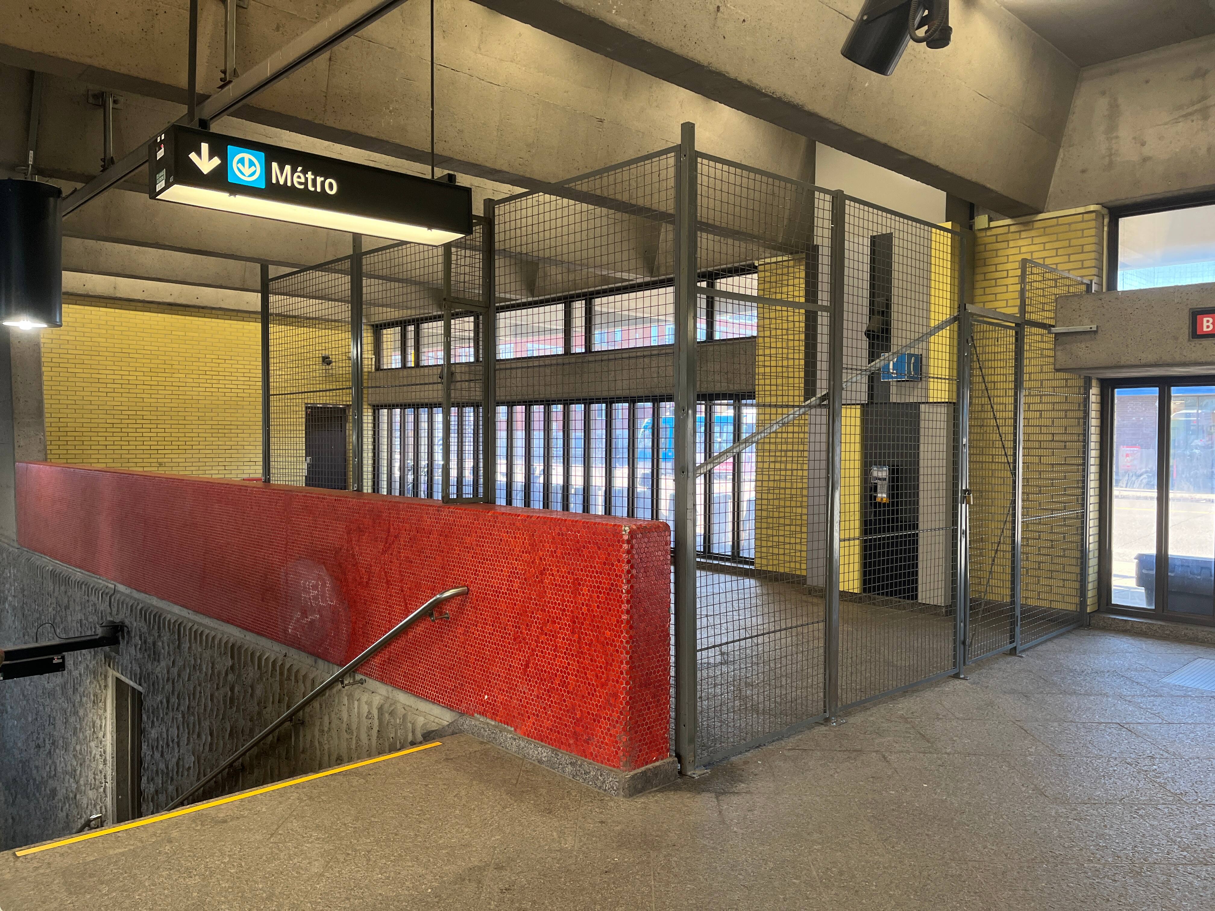 Objets projetés sur des personnes: la STM clôture une partie de la ...