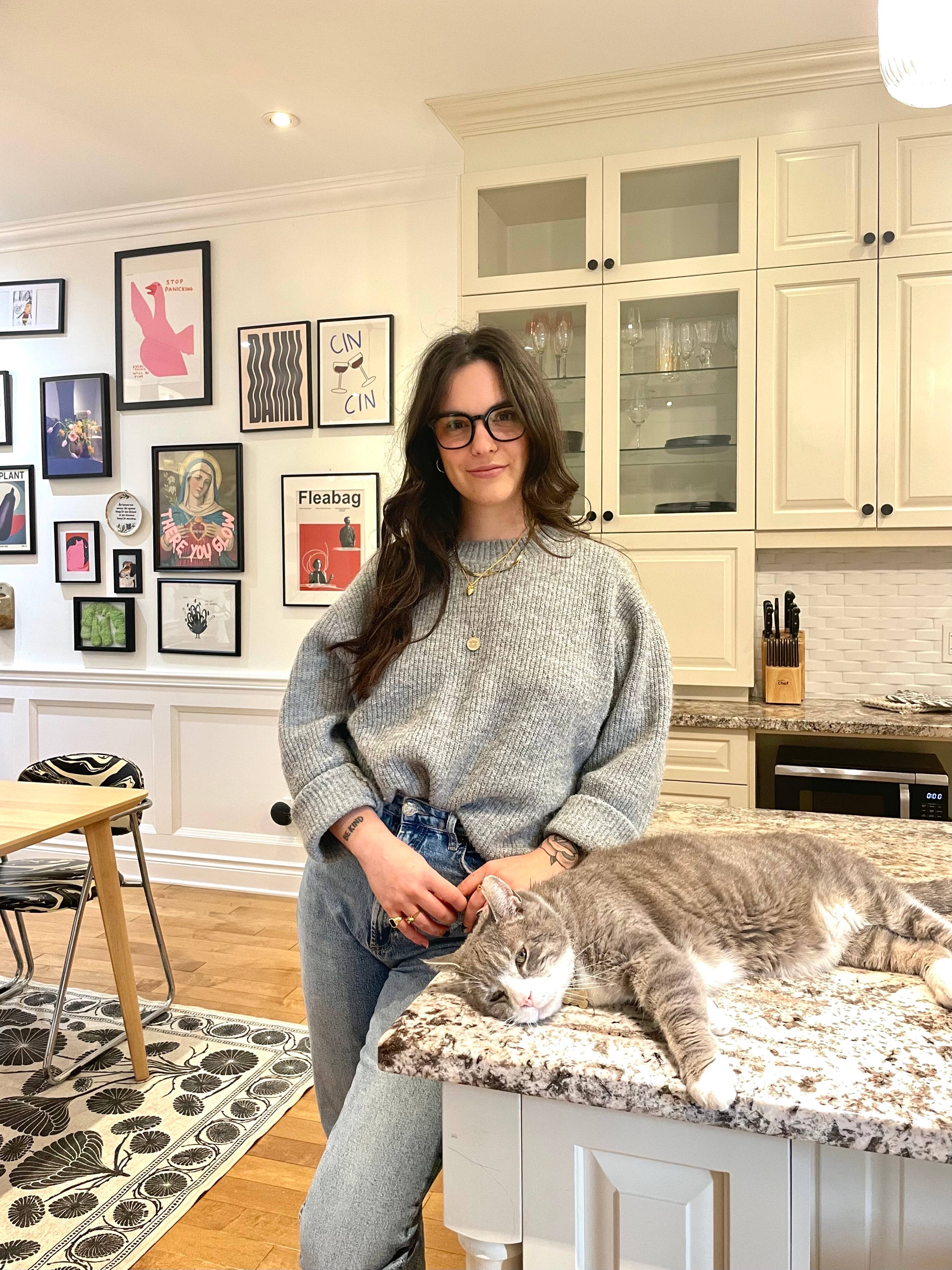 [VIDÉO] Visite chez Marie-Pier: un condo à 754 000$ dans la Petite ...