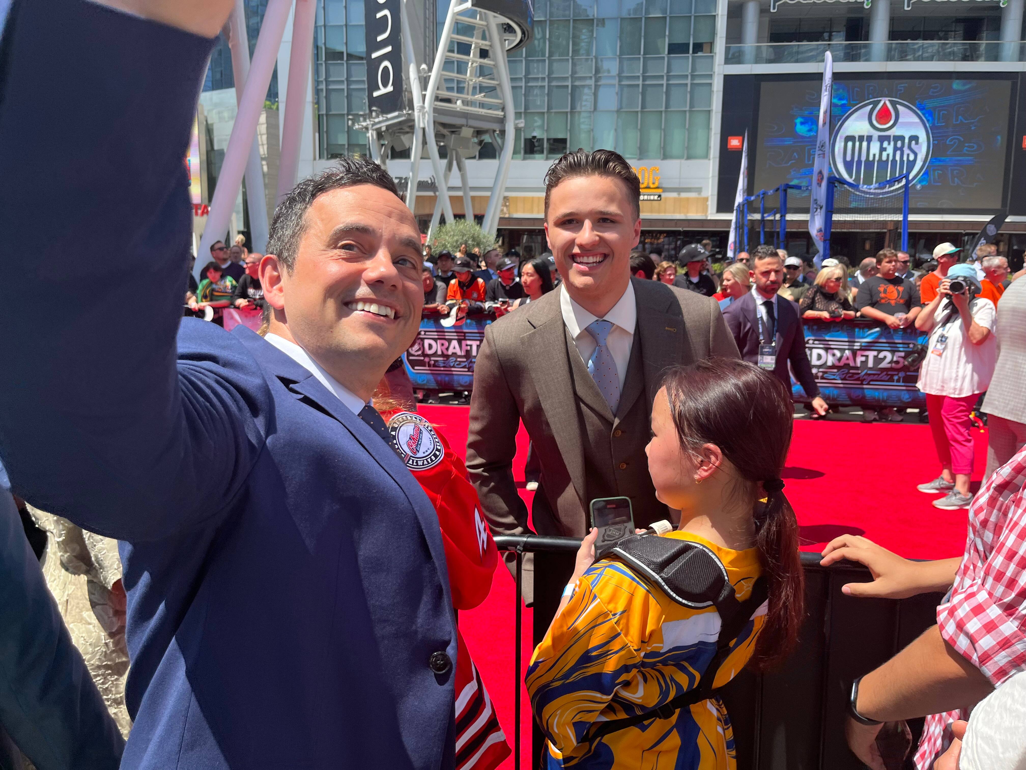 Repêchage de la LNH: on a suivi Justin Carbonneau et sa famille en ...