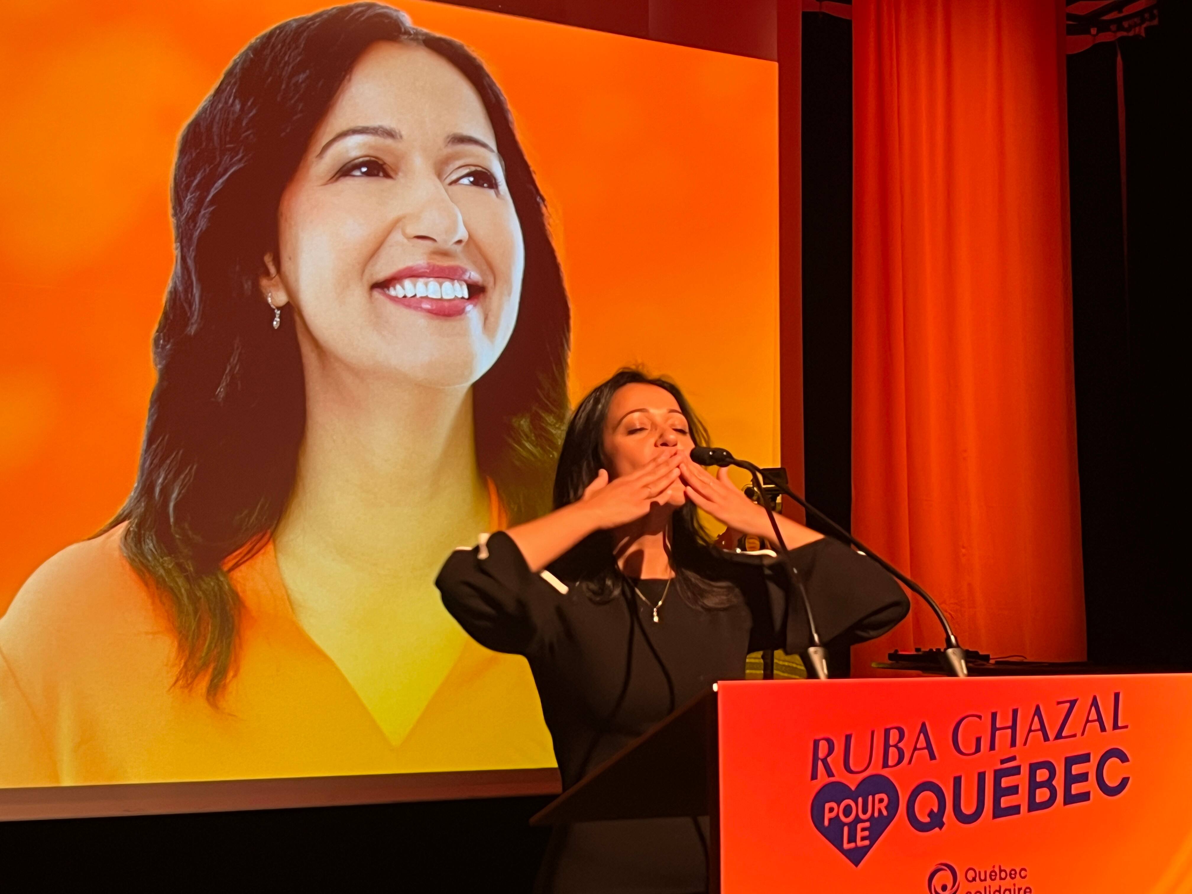 Ruba Ghazal hérite d’un véritable panier de crabes | JDM