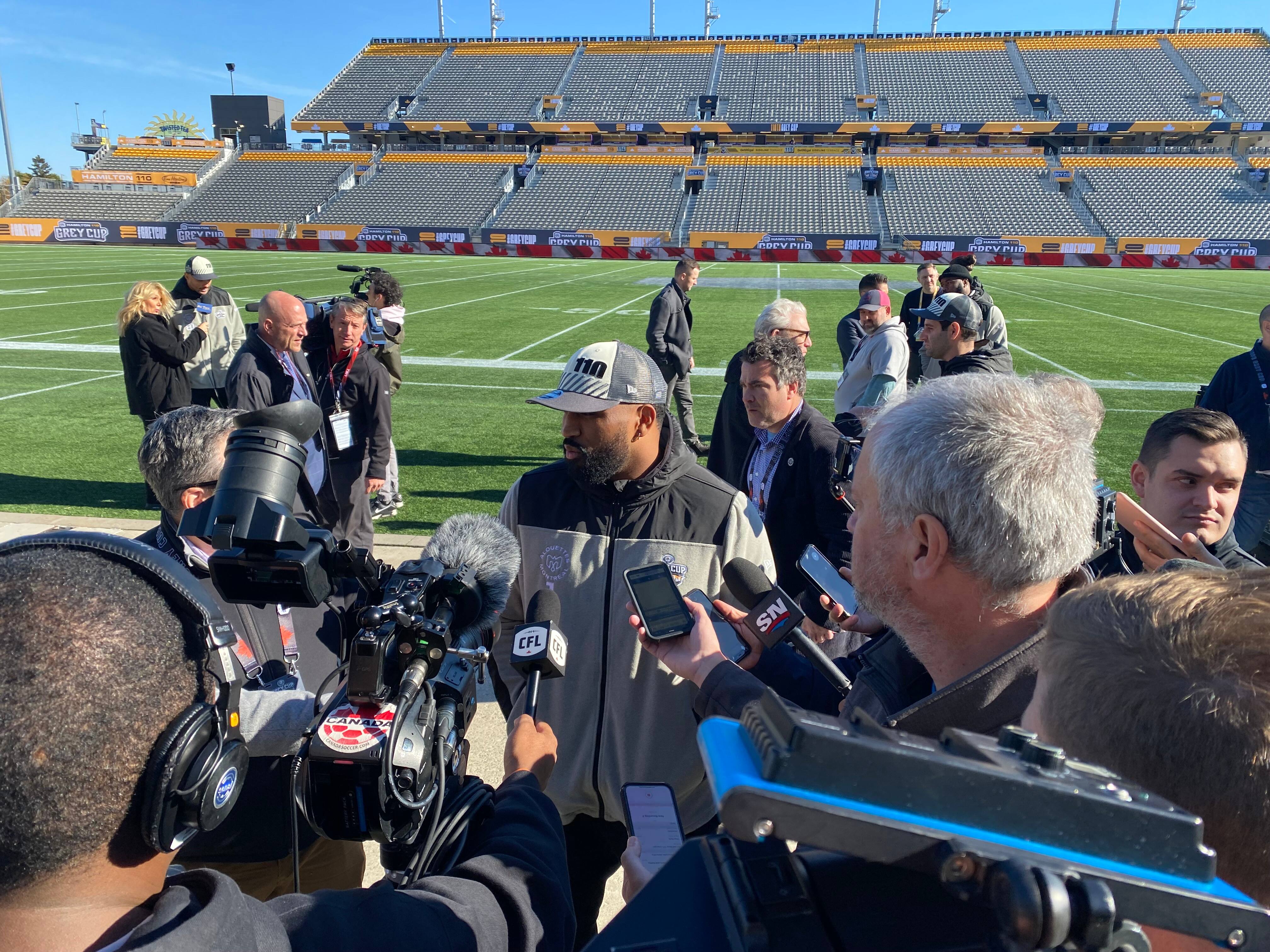 Finale de la Coupe Grey: respect mutuel et franche camaraderie entre ...