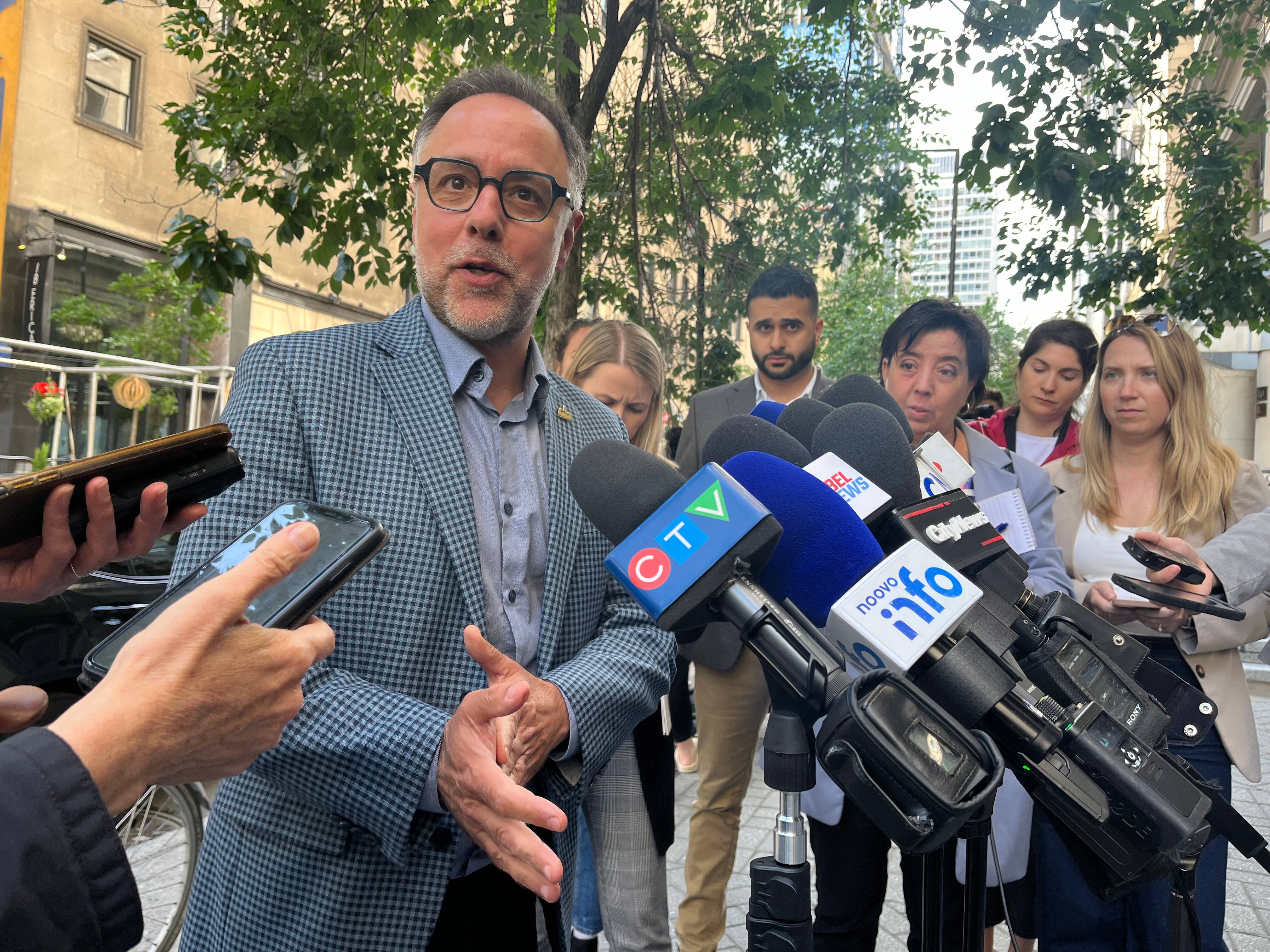 Terrasses fermées: deux cadres du SIM suspendus en lien avec l ...