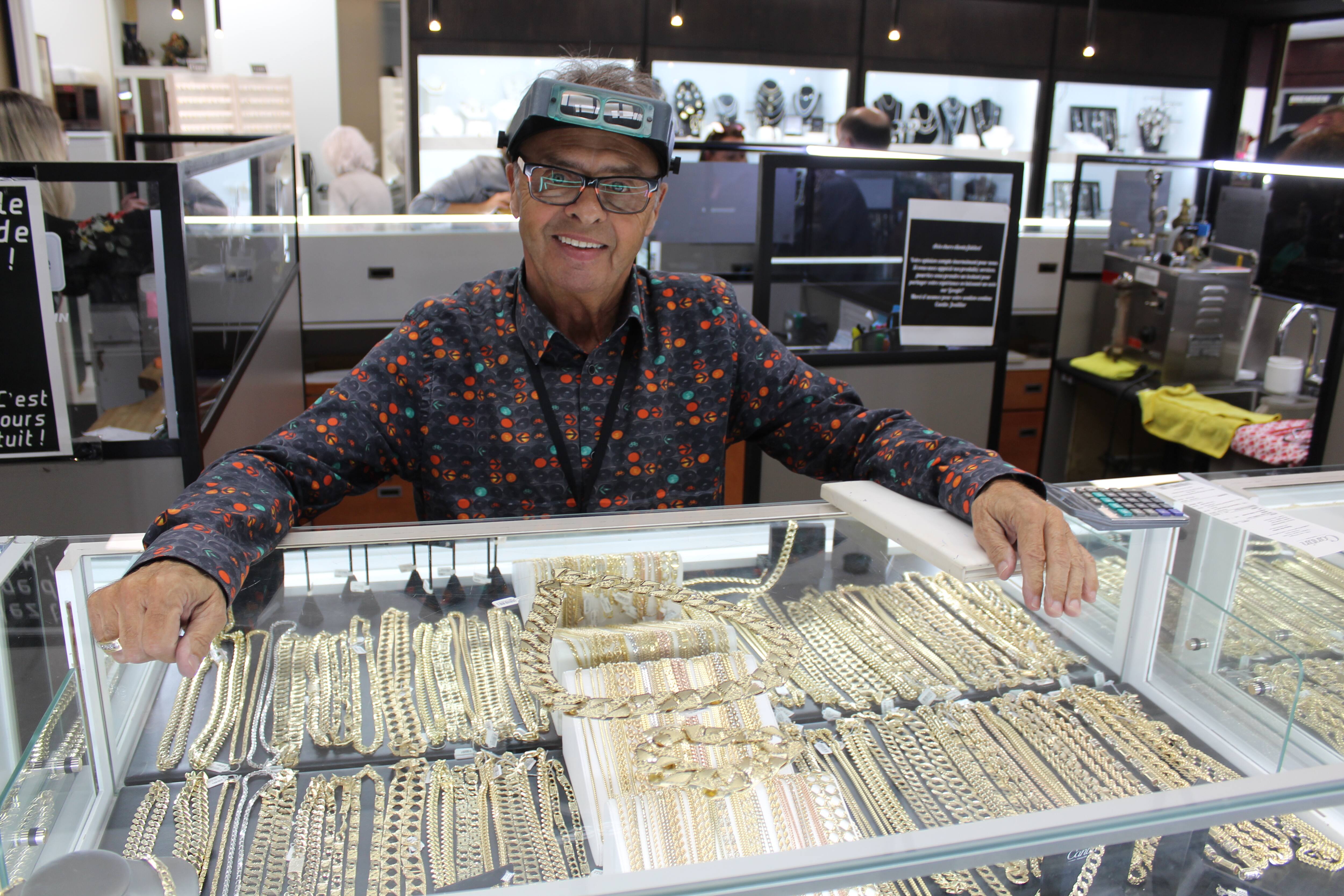 Bijoutier de TikTok: «Je n’ai jamais vendu autant de bijoux», lance-t-il | JDM