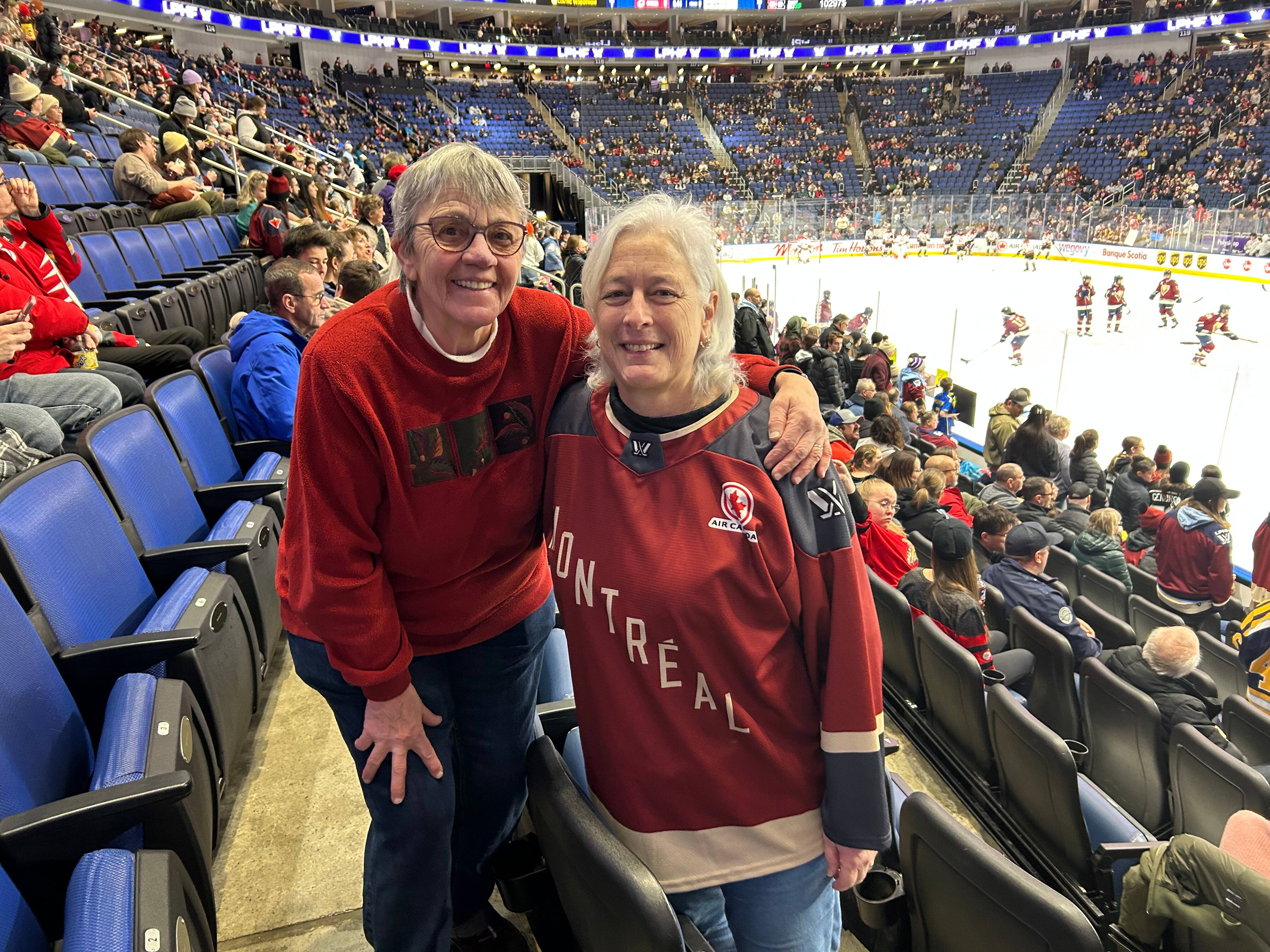 On a rencontré les fans de hockey féminin à Québec | 24 heures