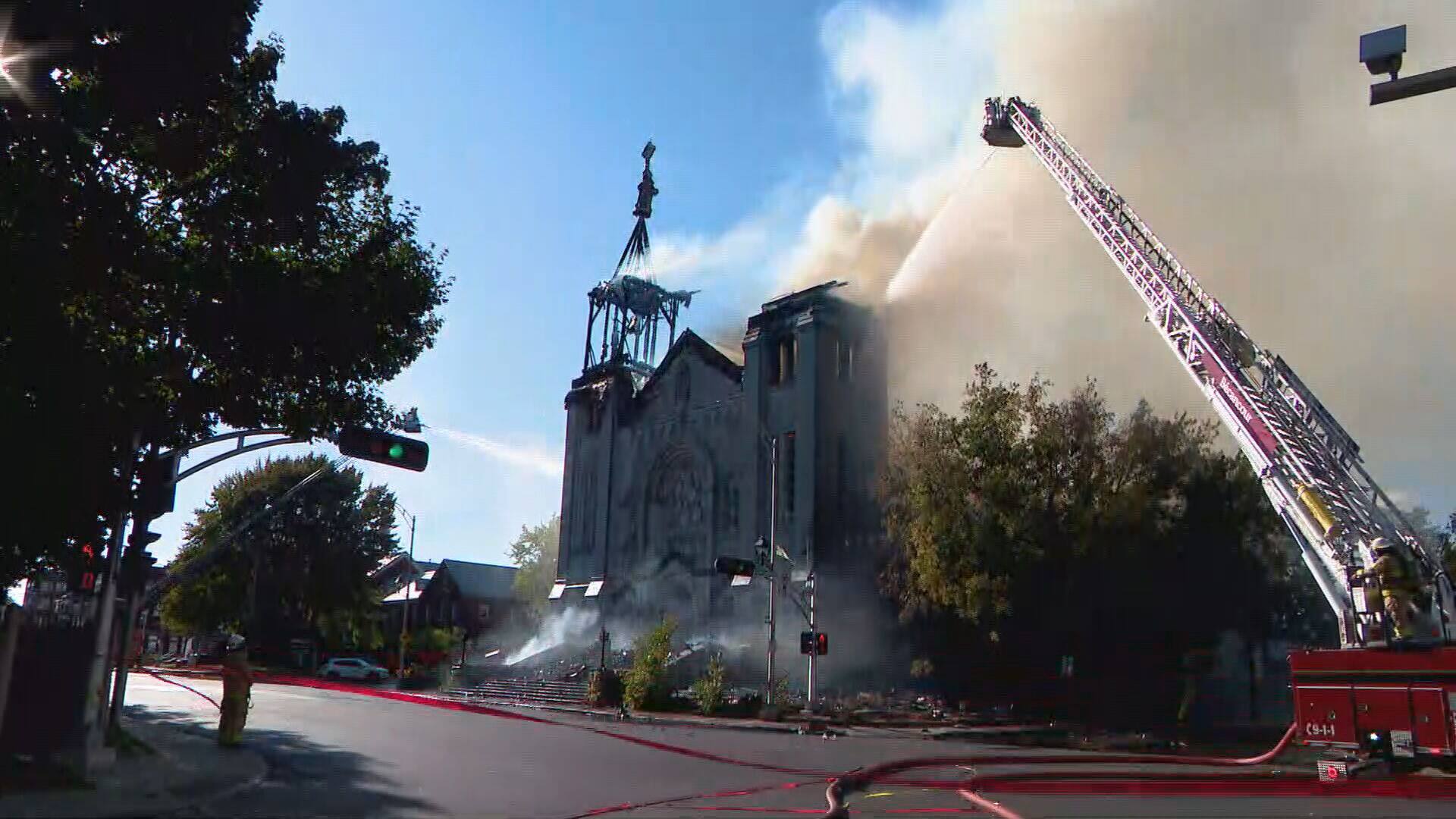 EN IMAGES | Incendie majeur d’une église à Trois-Rivières | TVA Nouvelles