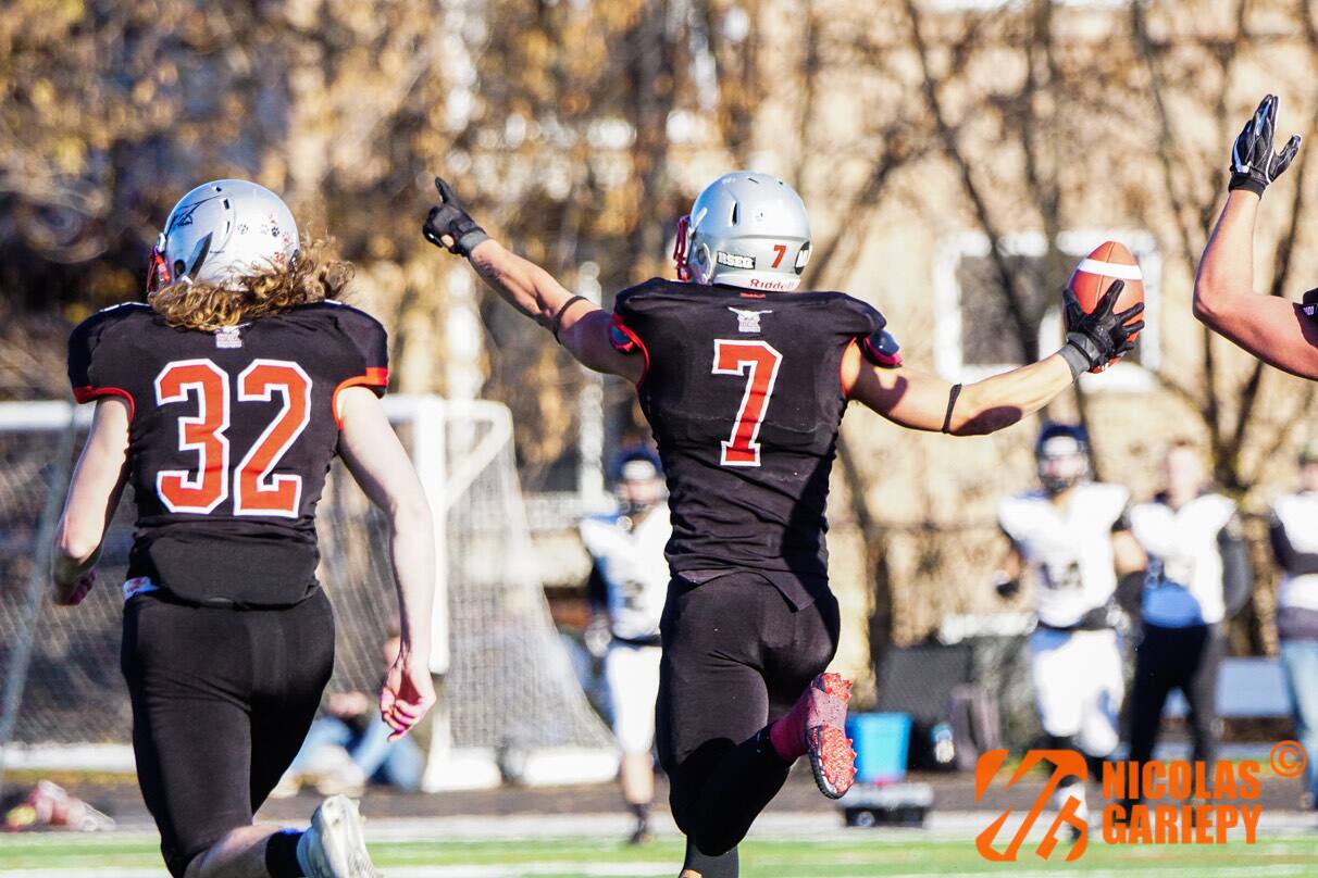Gabriel Lessard poursuivra sa carrière avec les Carabins de l ...