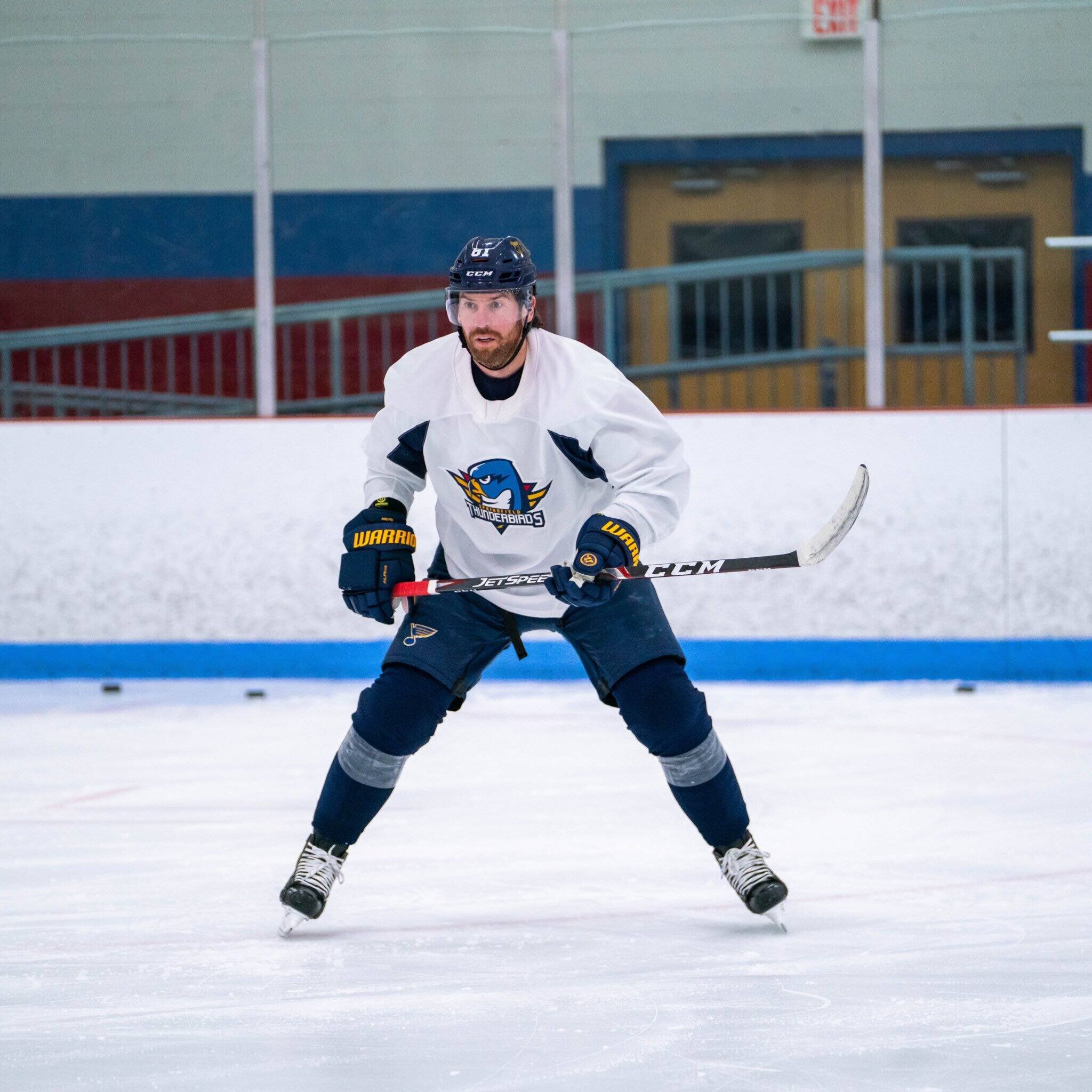 Le vétéran James Neal s’accroche - TVA Sports