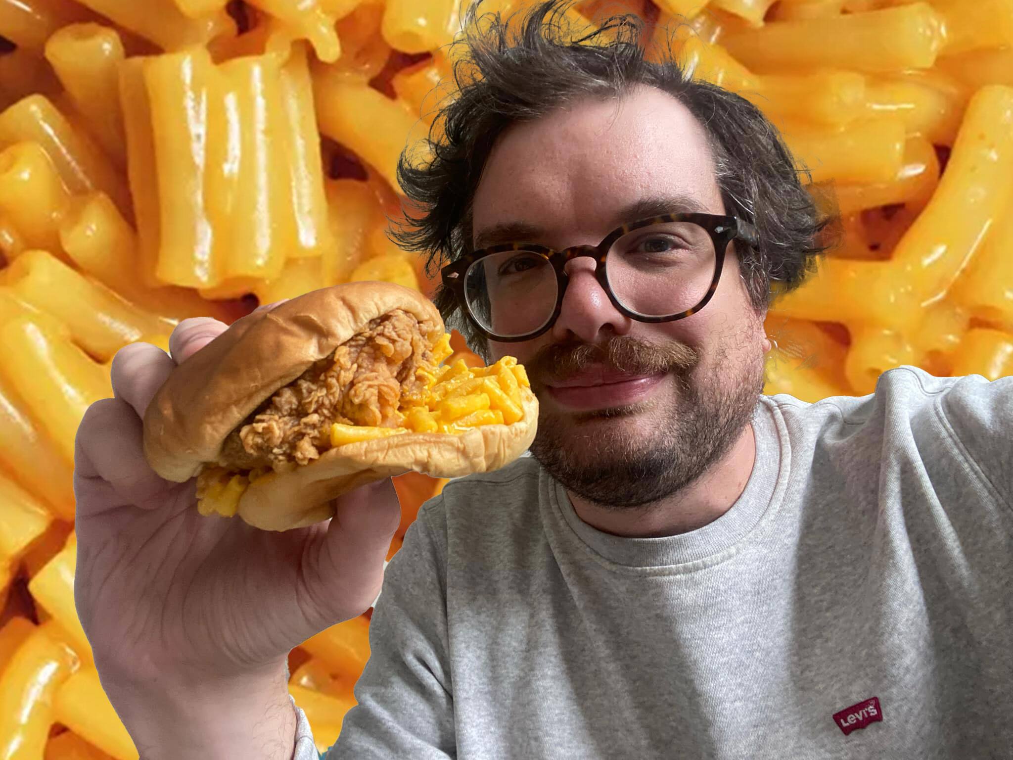 On a testé le sandwich Kraft Diner du PFK et c’était surprenant mais ...
