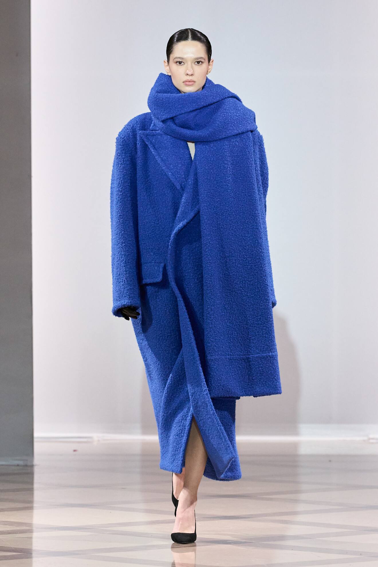 Attention de ne pas trébucher: voici LE foulard de l'automne 2025 ...