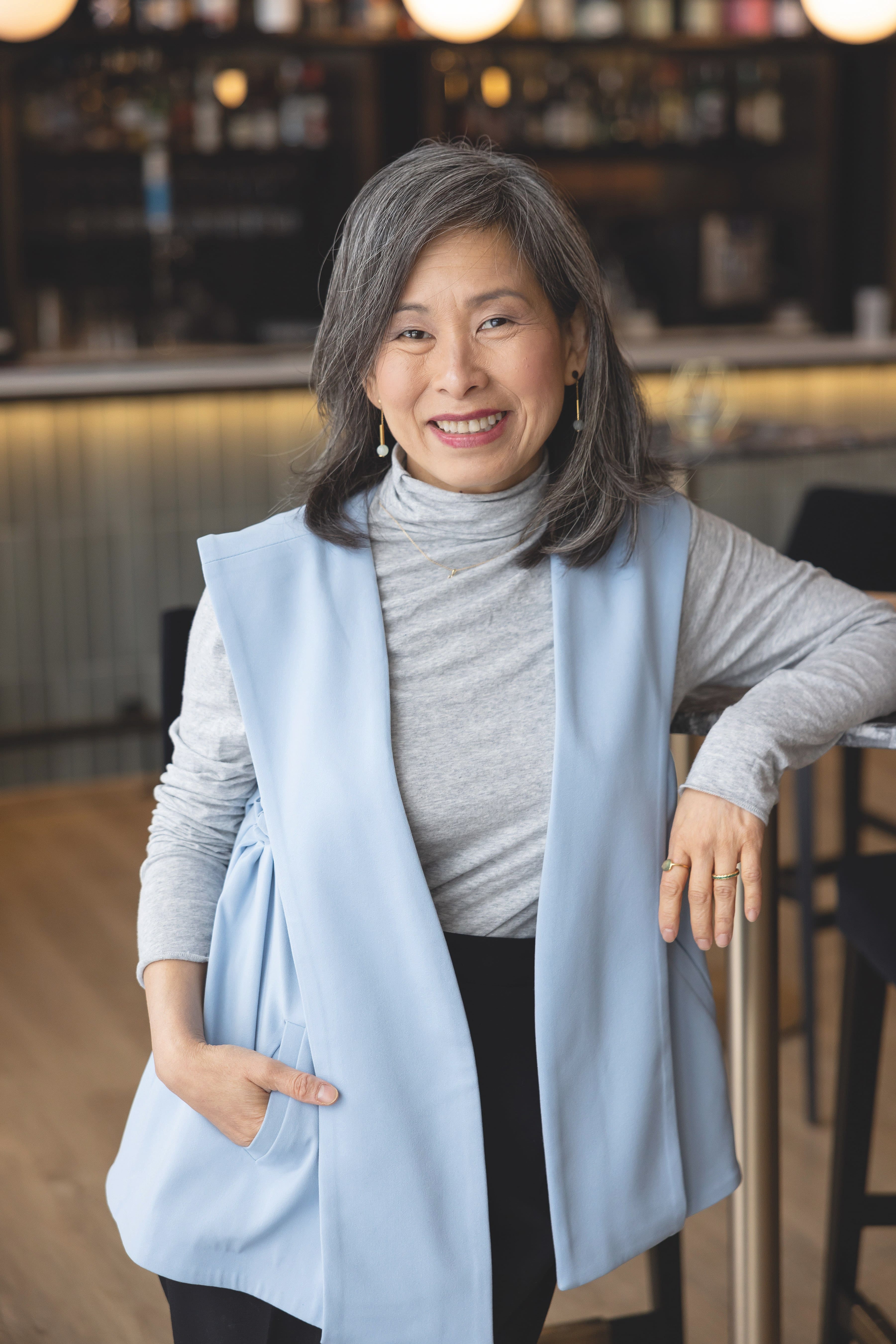 Kim Thúy renoue avec la famille qui a parrainé la sienne à leur arrivée ...