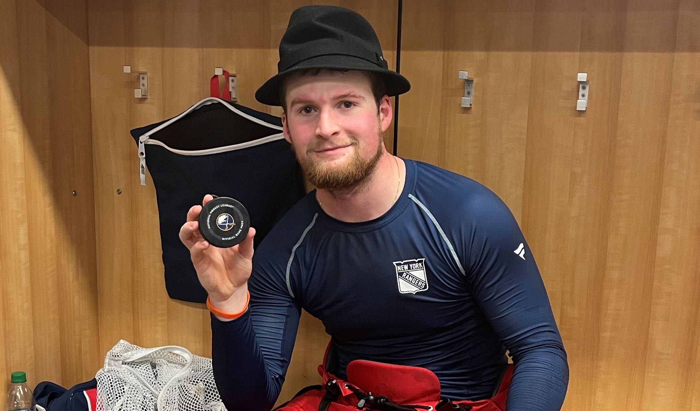 Alexis Lafrenière fait les choses en grand! - TVA Sports