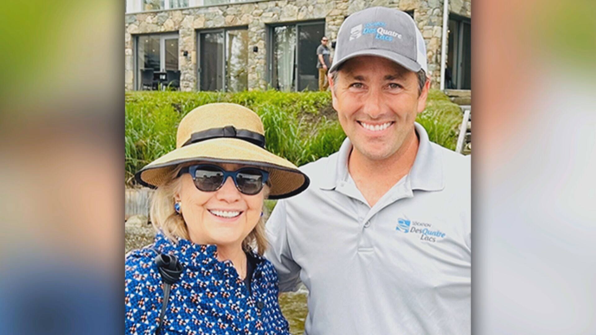 Les Clinton s'offrent un tour de ponton en Estrie | TVA Nouvelles