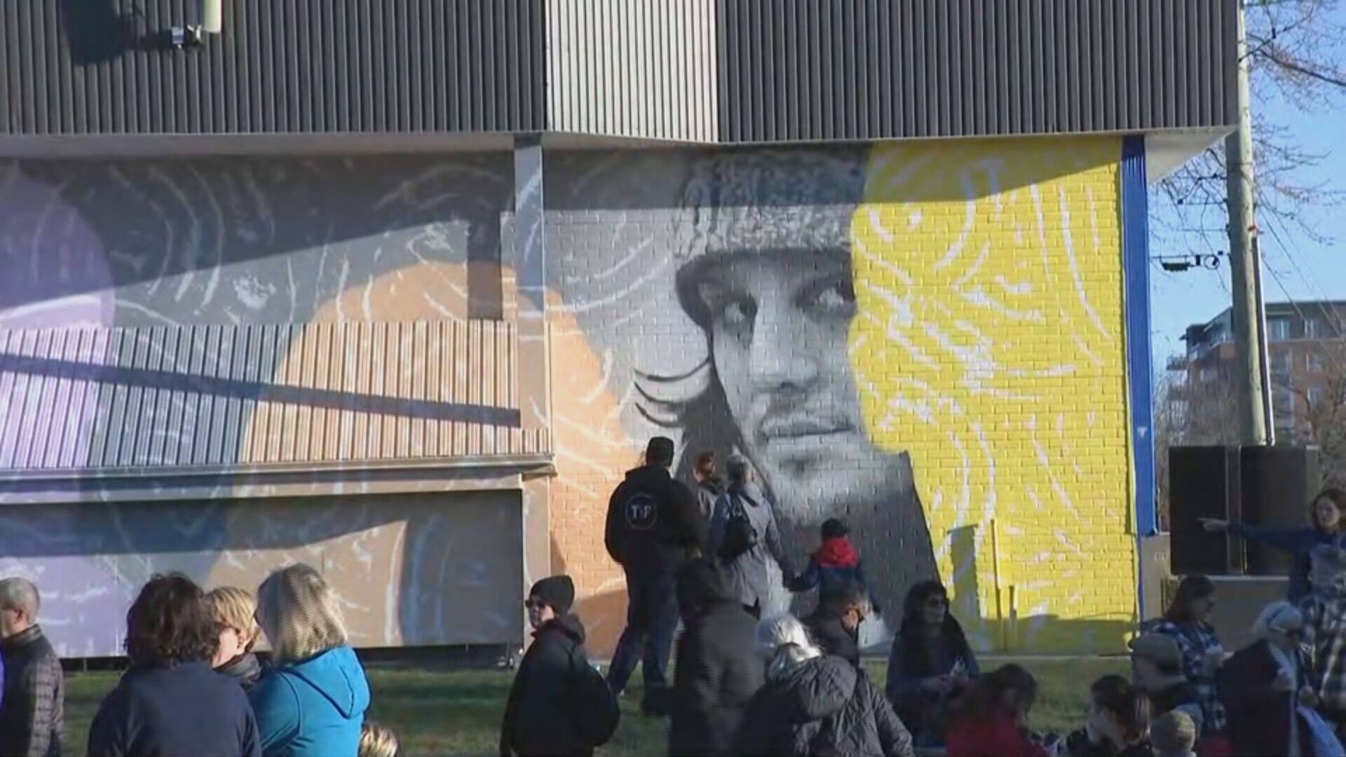 EN IMAGES | La murale en hommage à Karl Tremblay inaugurée à Repentigny ...