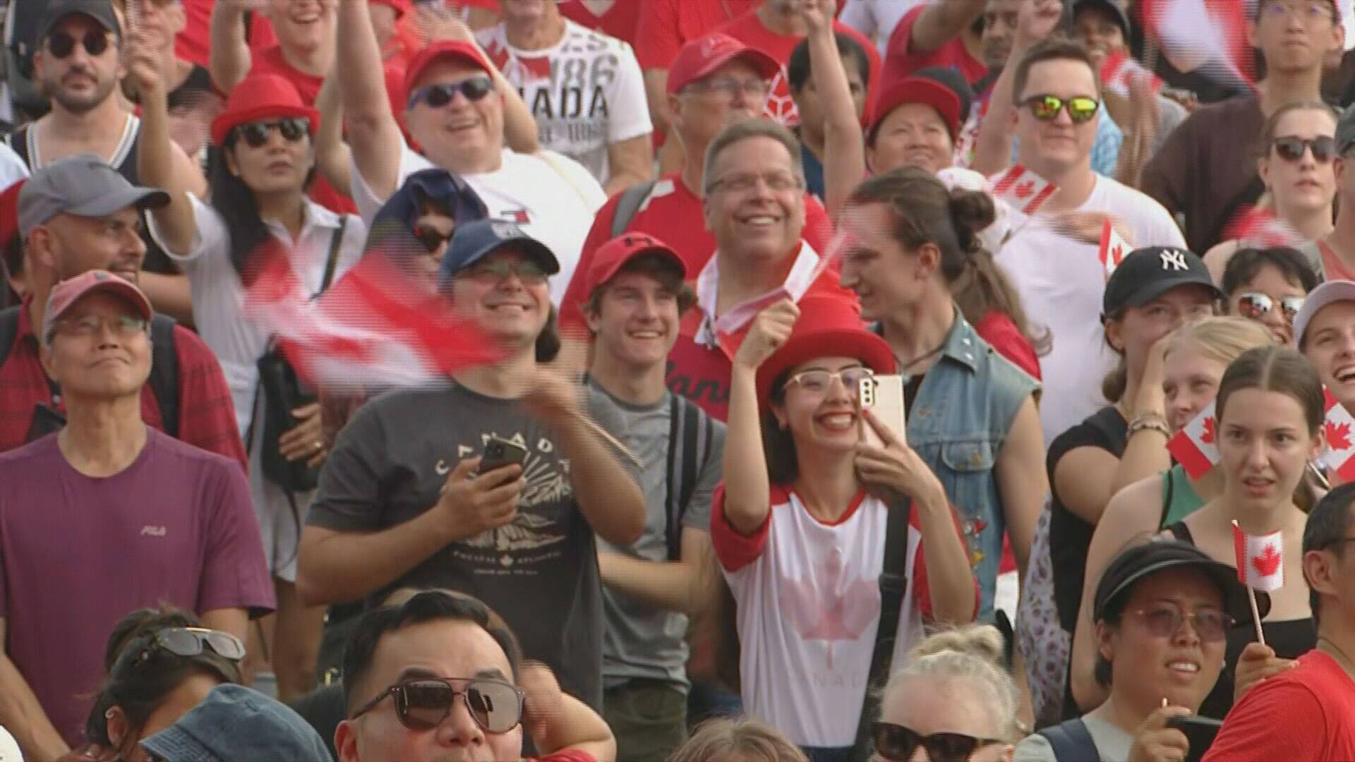 Météo extrême: les célébrations de la fête du Canada reprennent à ...