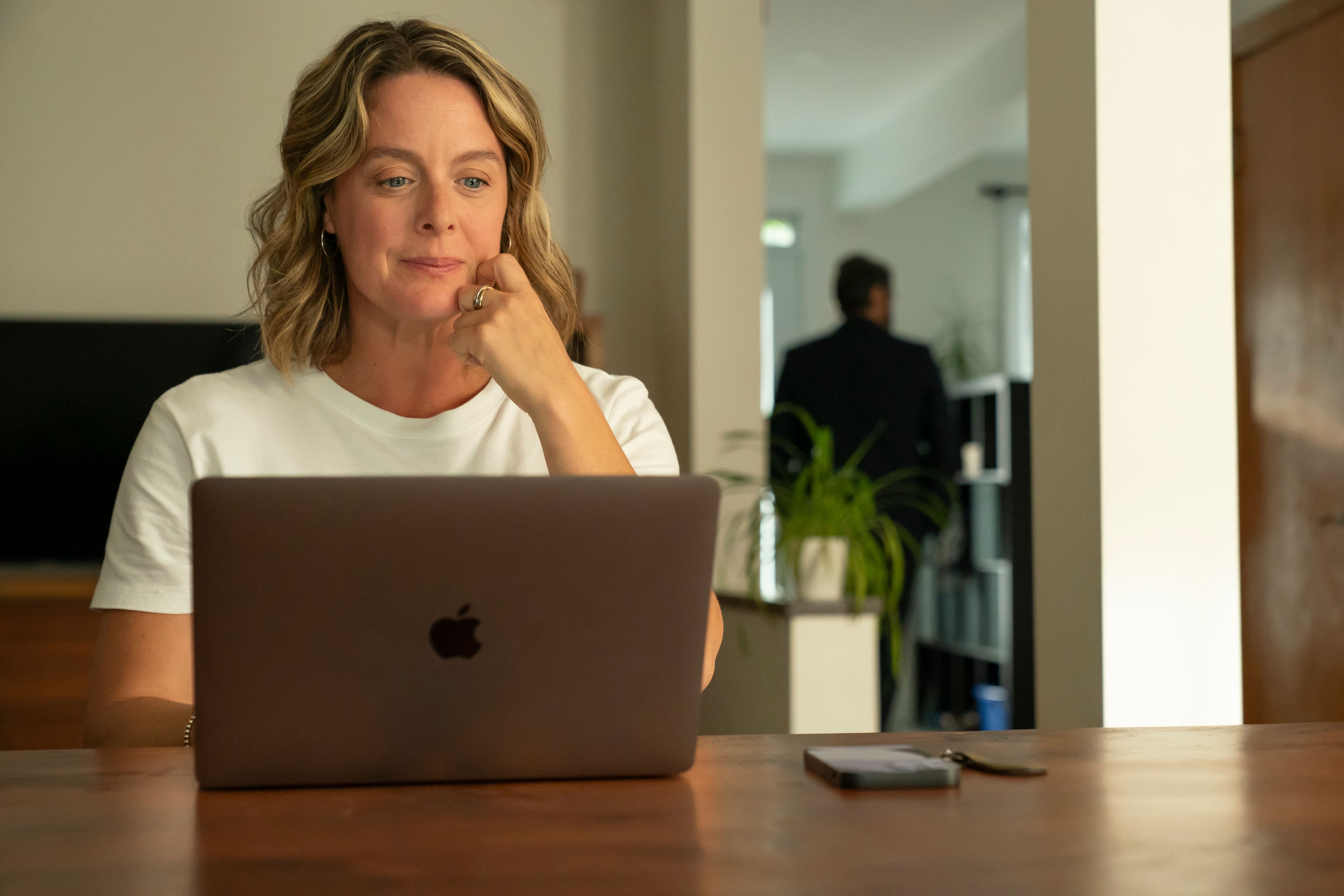 «Le retour d’Anna Brodeur»: la bande-annonce de la saison 2 promet des ...