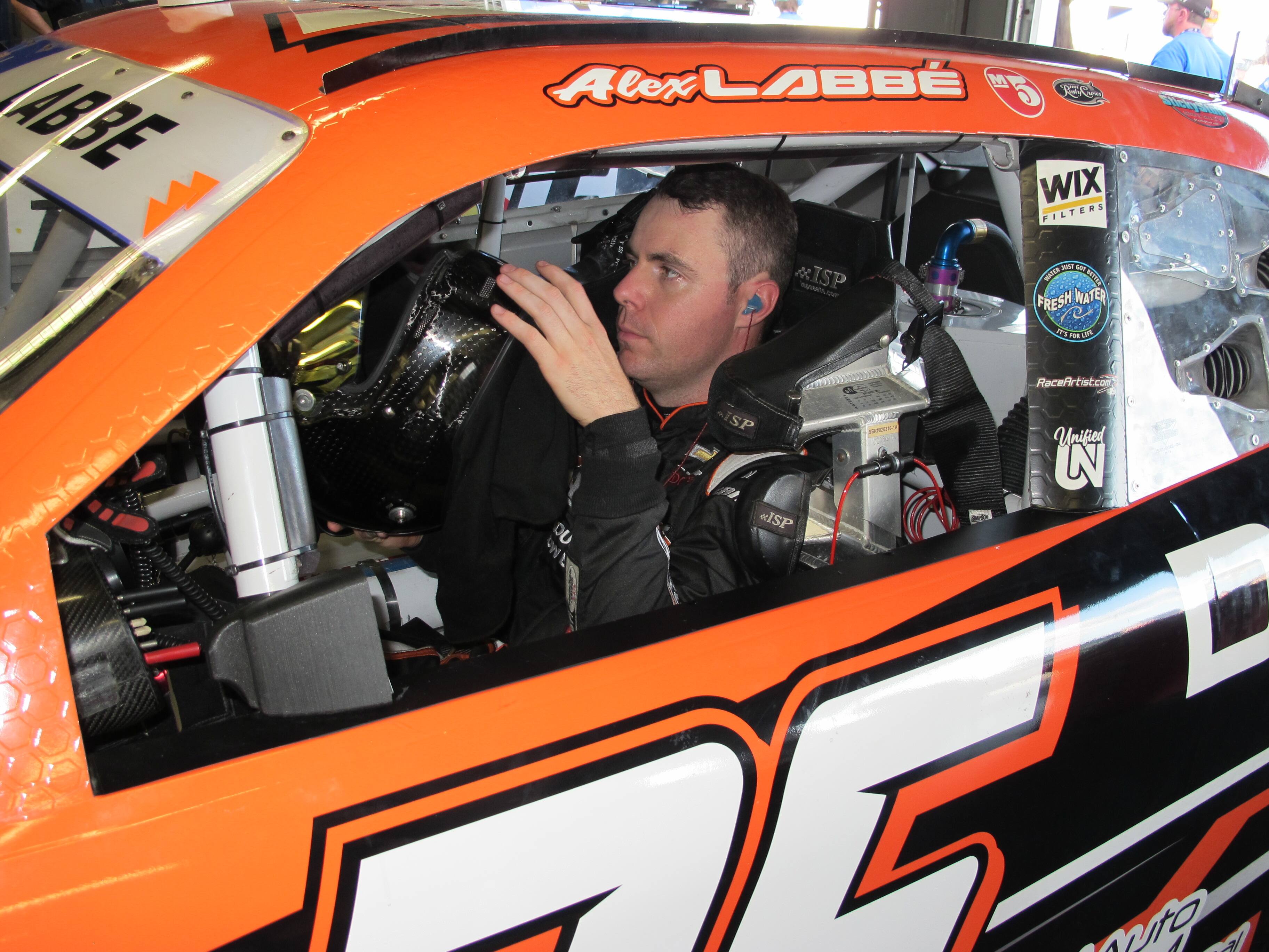 Alex Labbé recruté par une nouvelle écurie en NASCAR XFinity | JDM