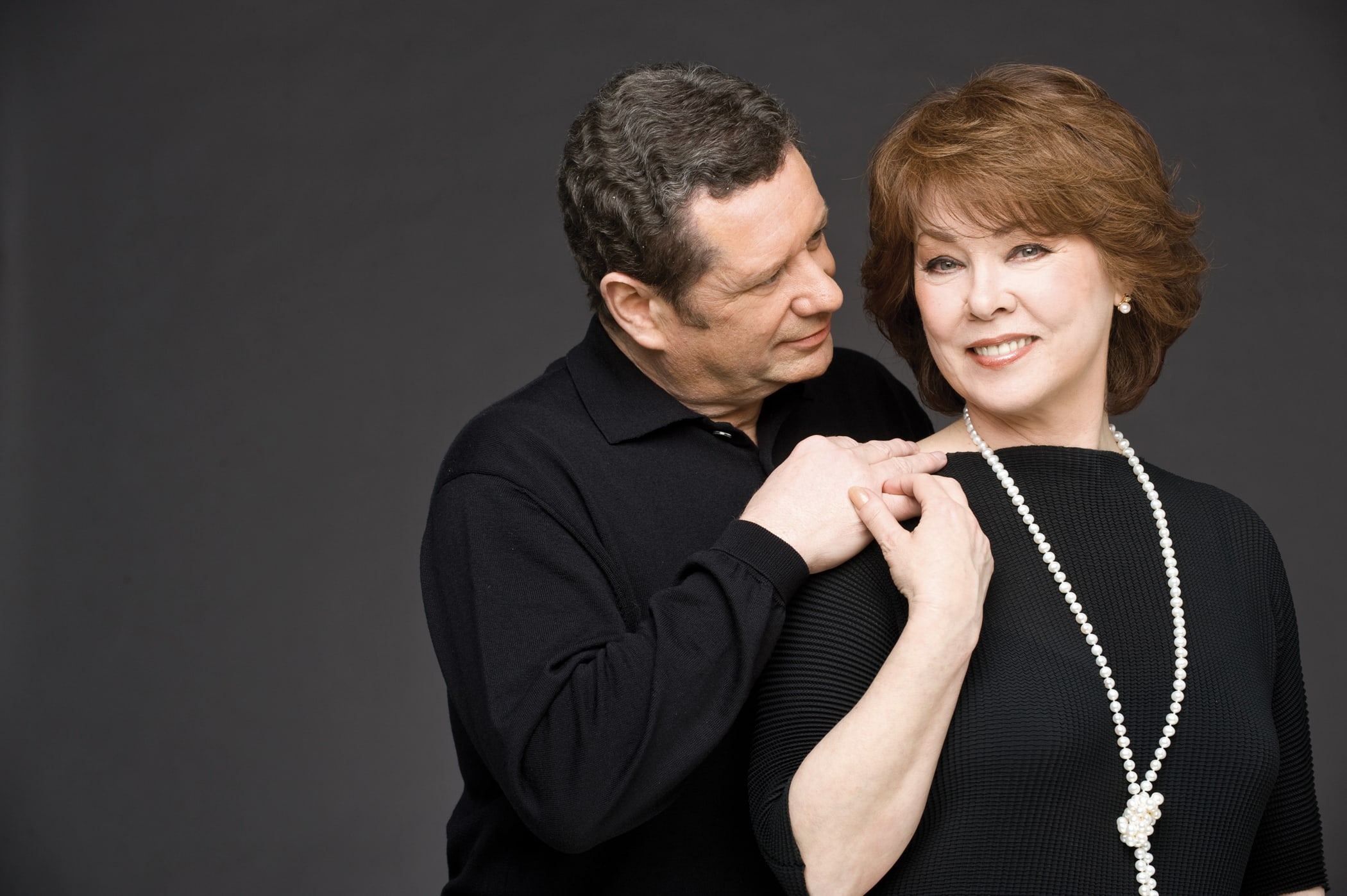 Un an après le décès de Nicole Martin: «Je la sens autour de moi» -Lee ...