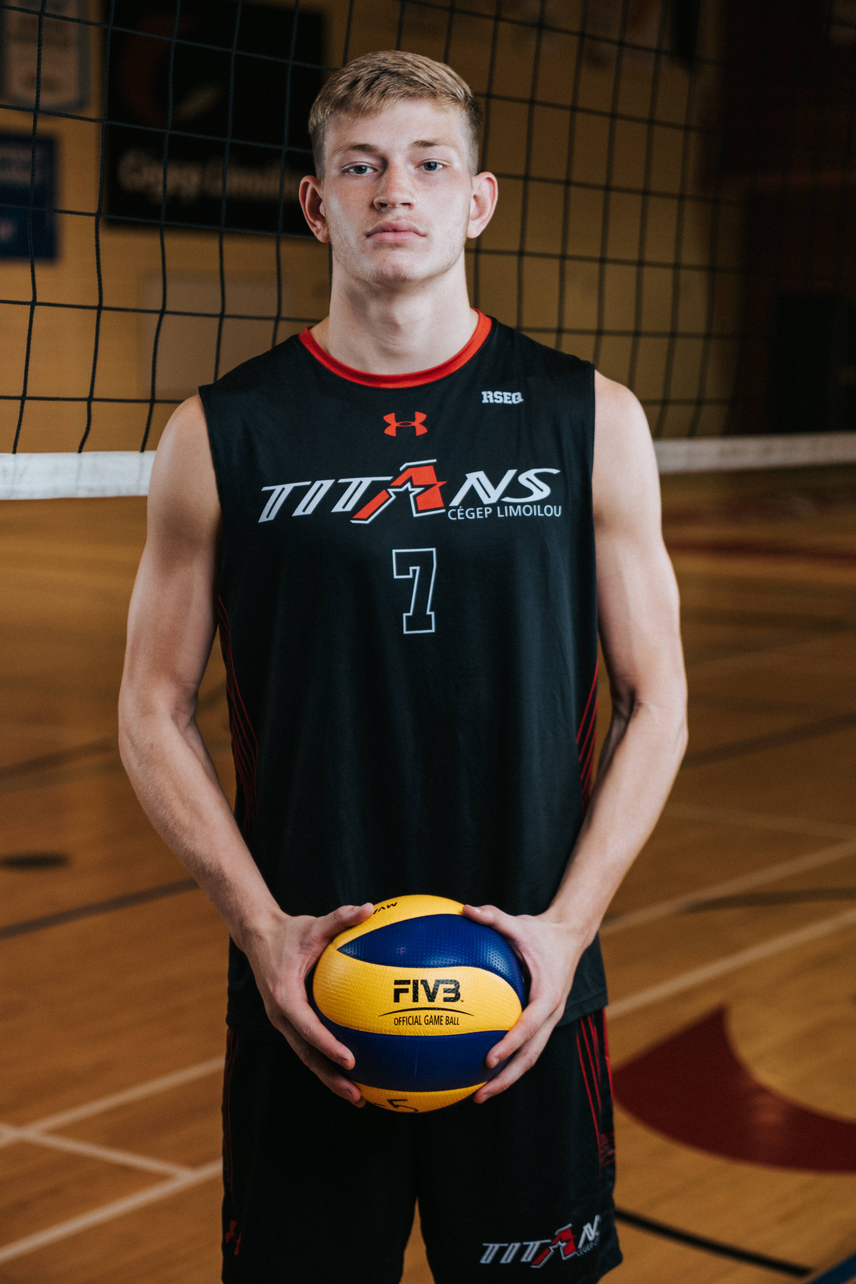 Volleyball: Max Losier opte pour le Rouge et Or | JDQ