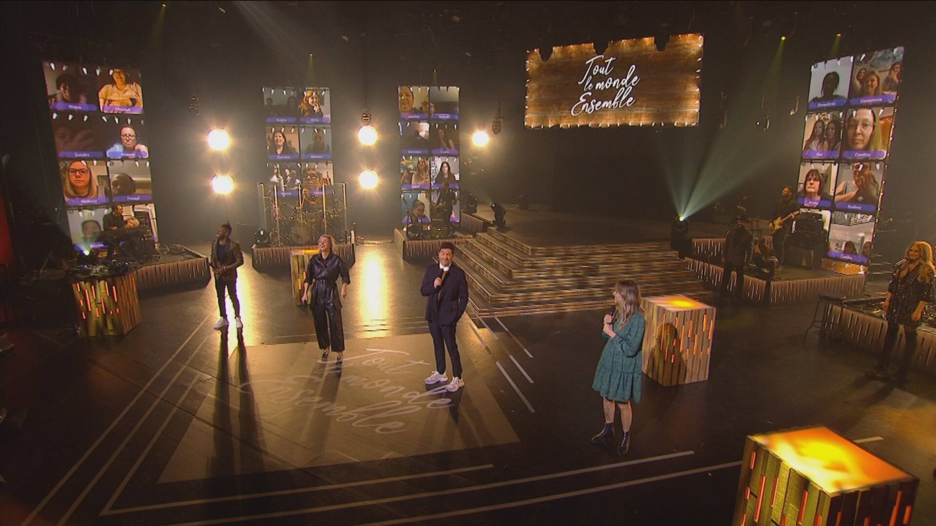 «Tout le monde ensemble»: un beau message d’espoir | TVA Nouvelles