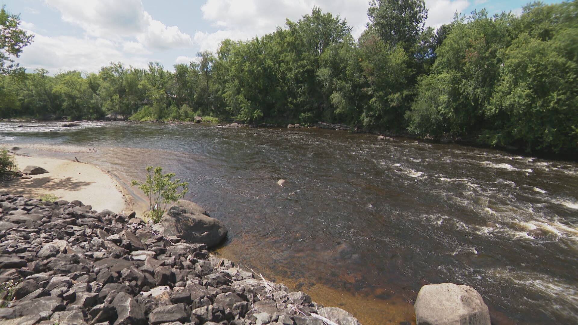 53e noyade de l'année: le corps d'un homme retrouvé dans la rivière ...