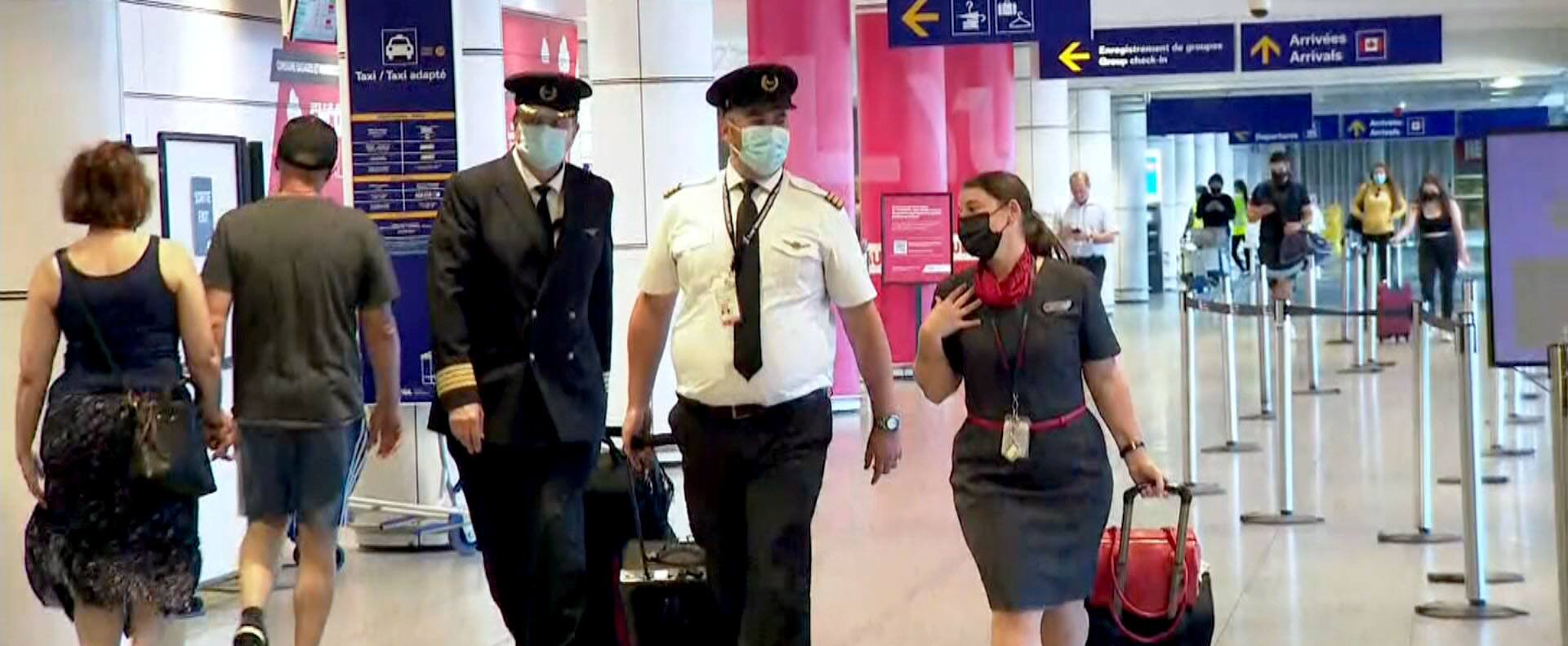 «On dirait que les passagers sont devenus fous», dit une agente de bord ... «On dirait que les passagers sont devenus fous», dit une agente de bord ...