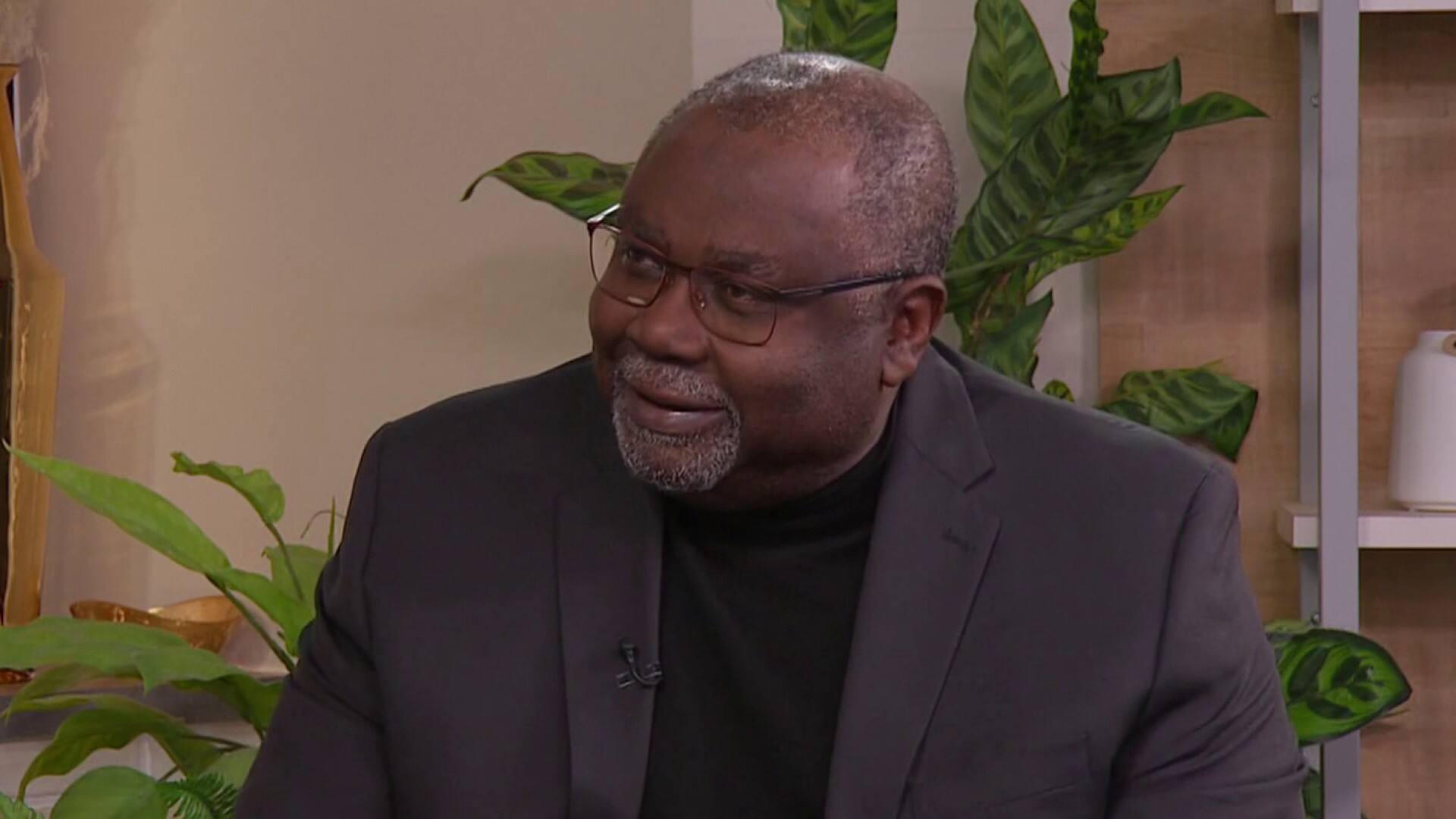 Maka Kotto offre son histoire à ses petites enfants dans une biographie ...