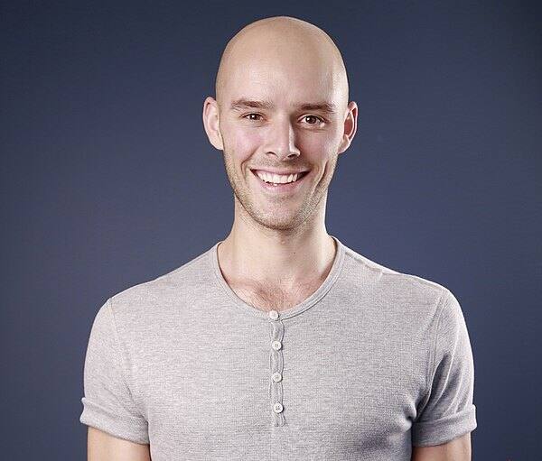 Souper au resto avec cinq inconnus, il y a une app pour ça | JDQ