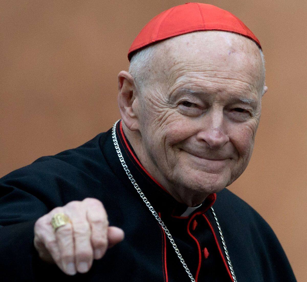 Le Vatican dément avoir couvert les abus sexuels de l'ex-cardinal ...
