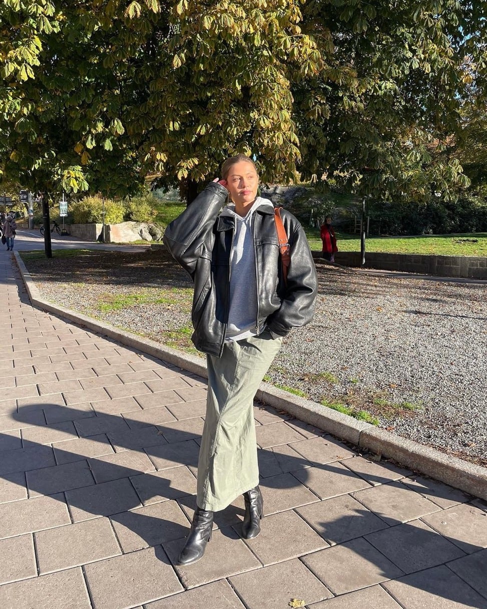 Jenna Ortega dément être en couple avec cet acteur célèbre de 40 ans ...