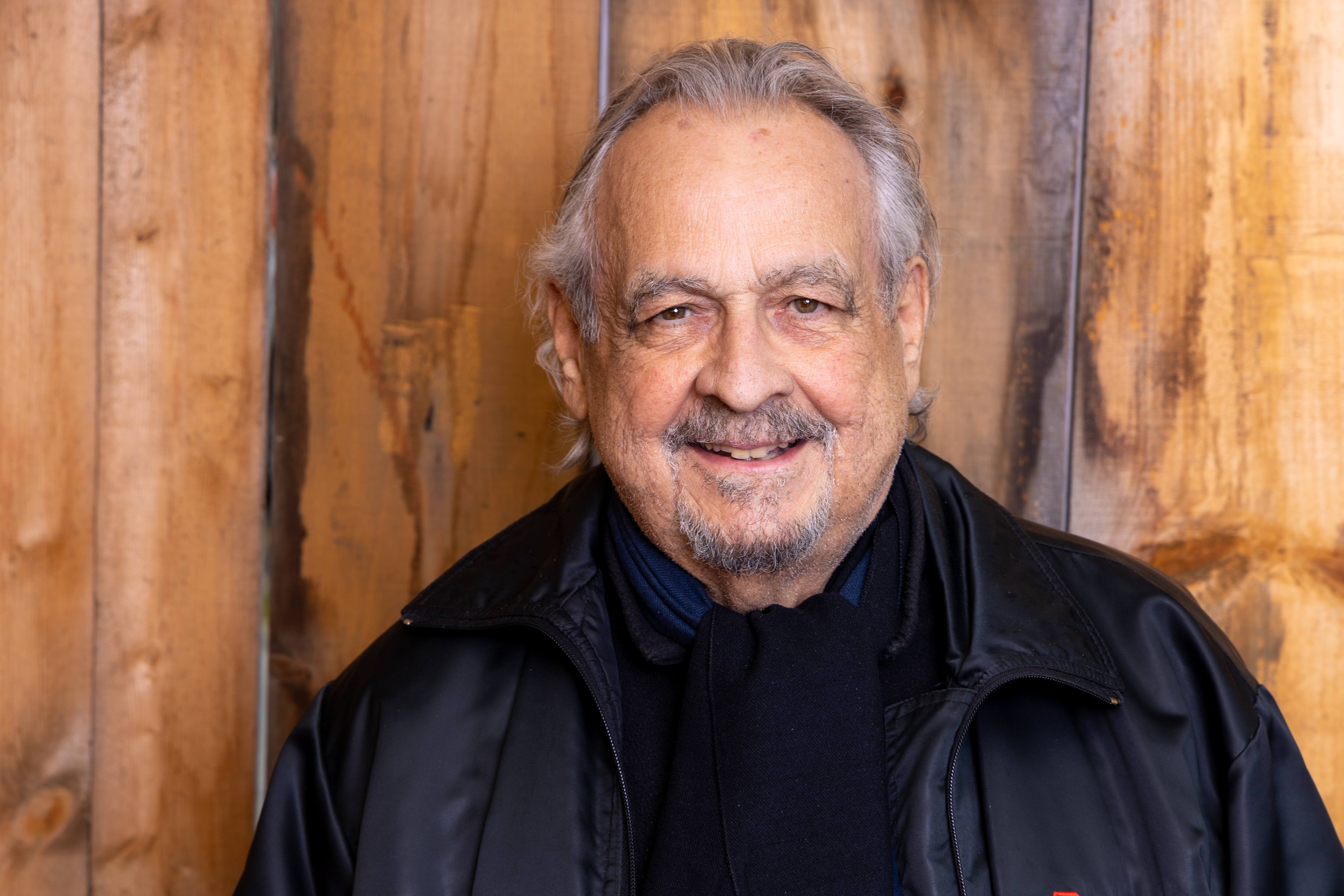 À 80 ans, Raymond Bouchard célèbre 50 ans de carrière | 7 Jours