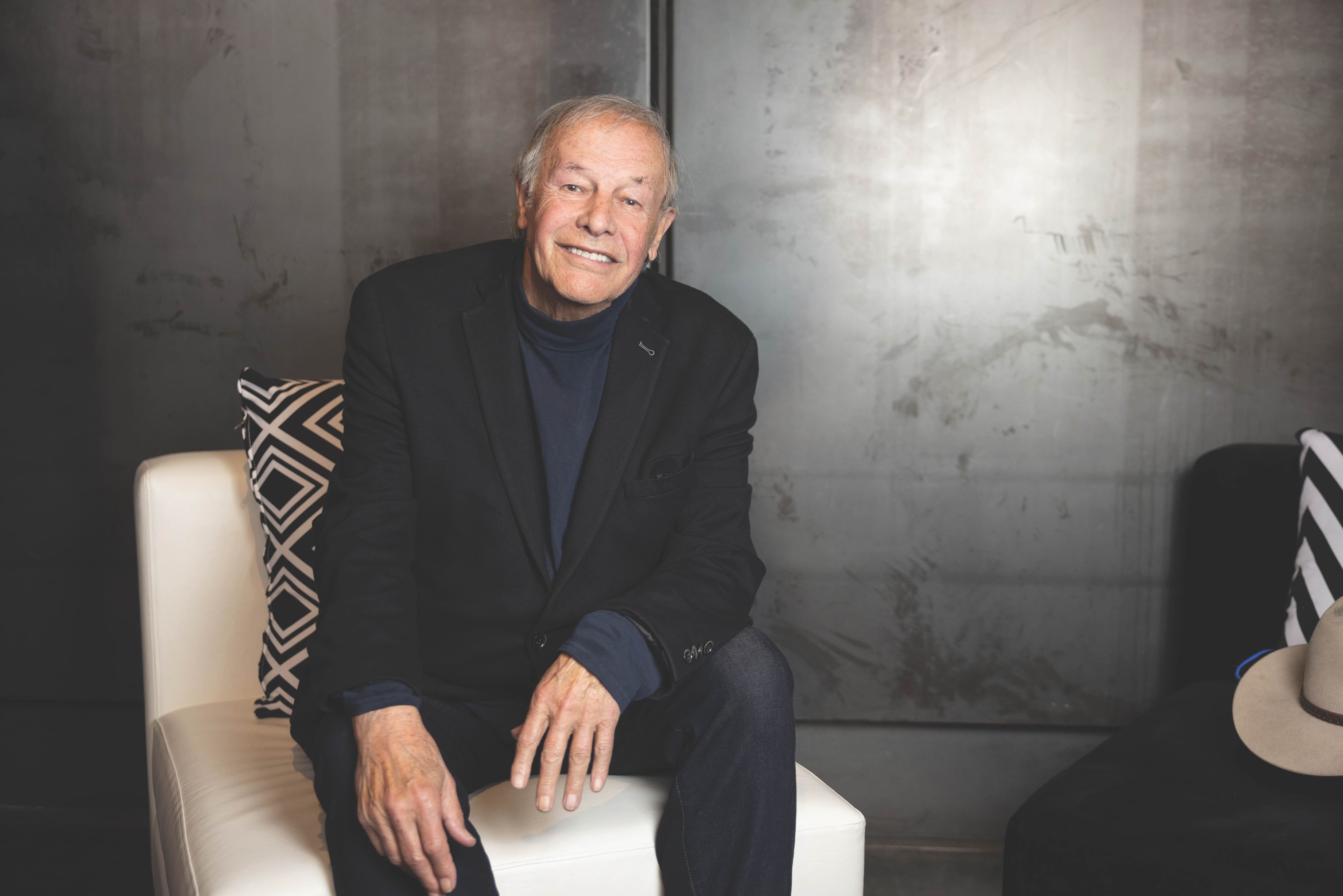 À 78 ans, Yves Corbeil fait un retour remarqué à la télé | 7 Jours