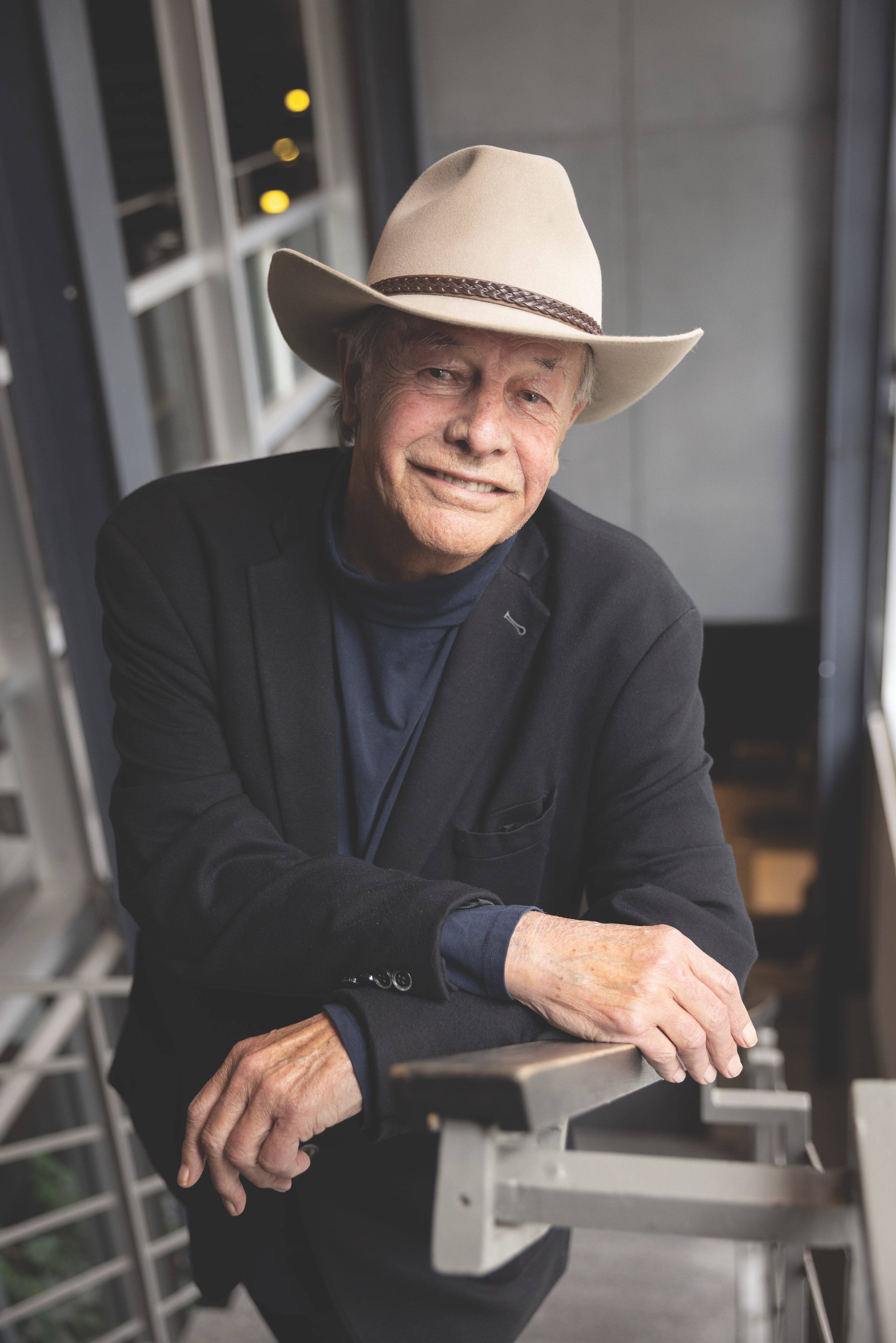 À 78 ans, Yves Corbeil fait un retour remarqué à la télé | 7 Jours