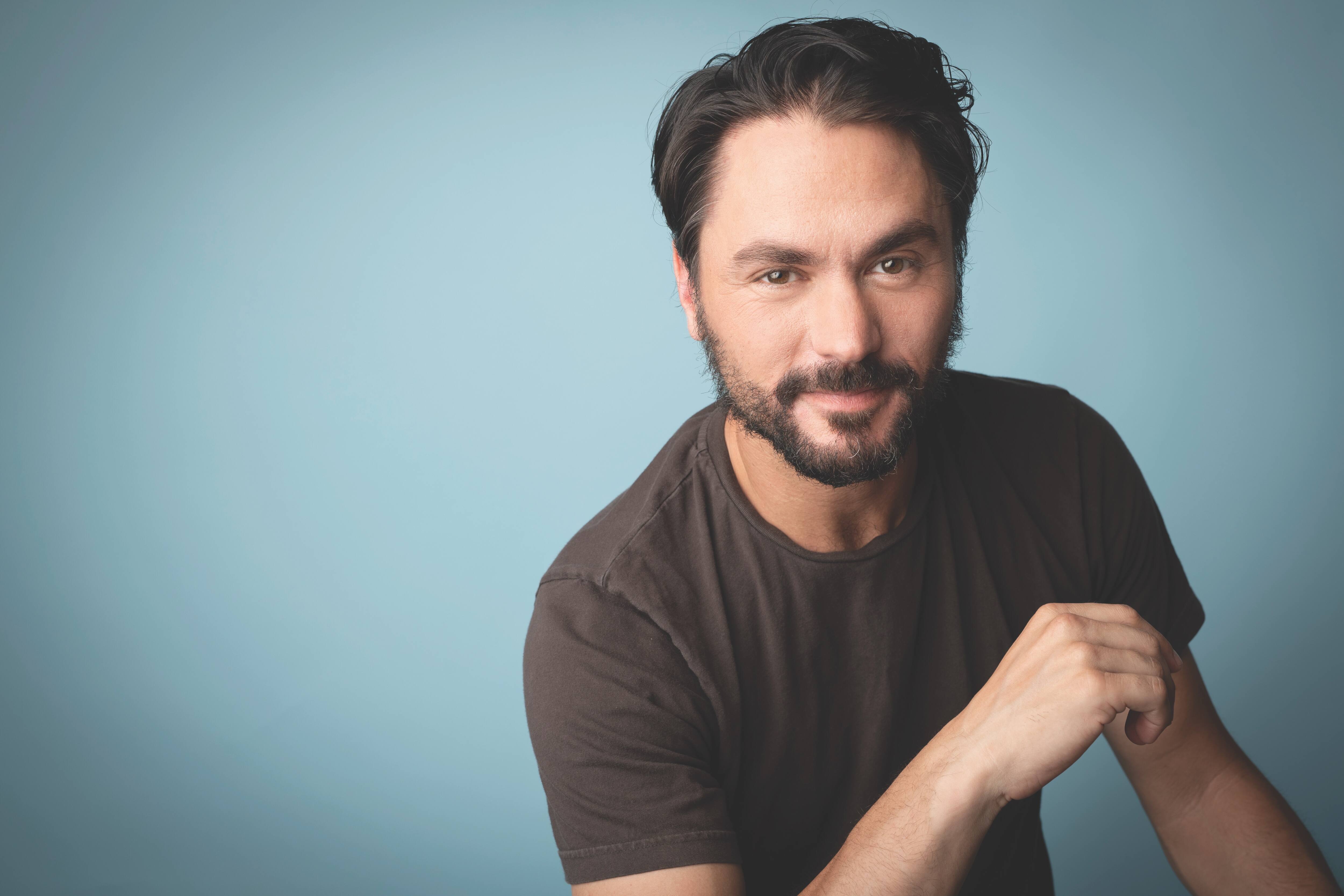 Très présent au petit écran, Maxime de Cotret heureux de jouer des personnages différents | 7 Jours