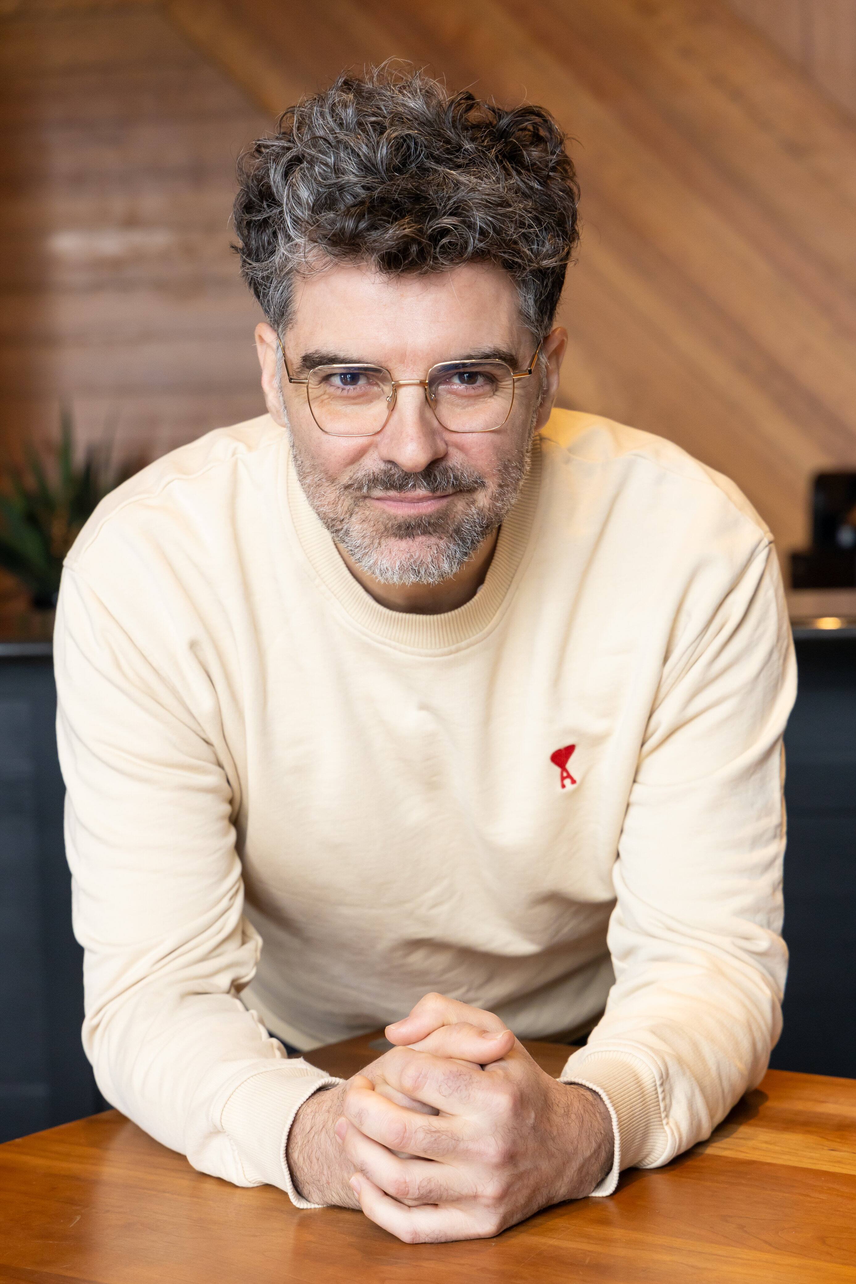 Le comédien David Savard pleure à tout coup pendant cet événement | 7 Jours